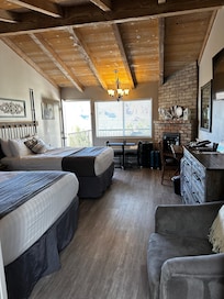 Double queen Mountain View