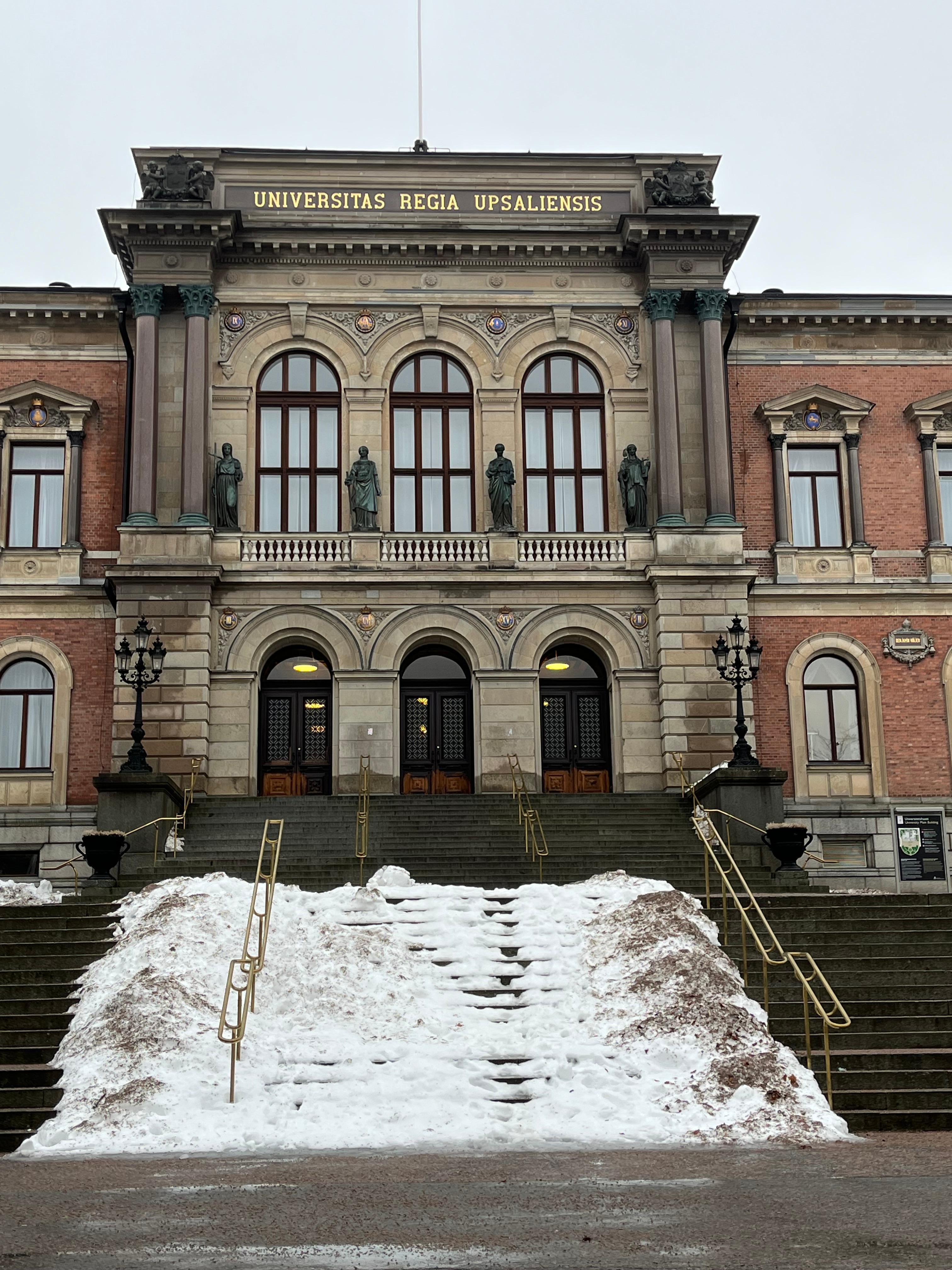 Universitetet från framsidan