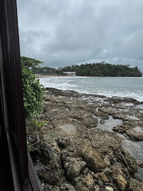 Para llegar a la playa se camina como 700 metros