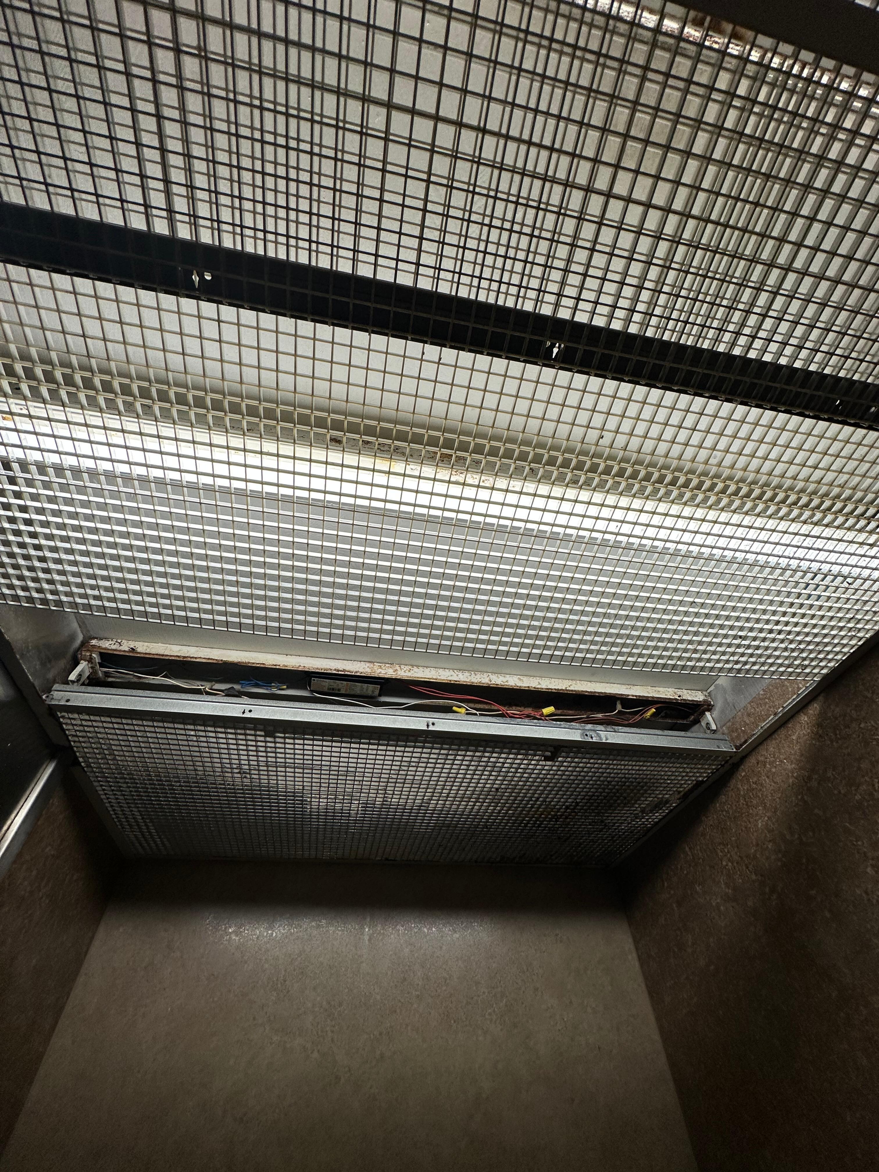 Elevator is missing parts and sketchy to ride in. Didn’t work for 2 of the 3 days