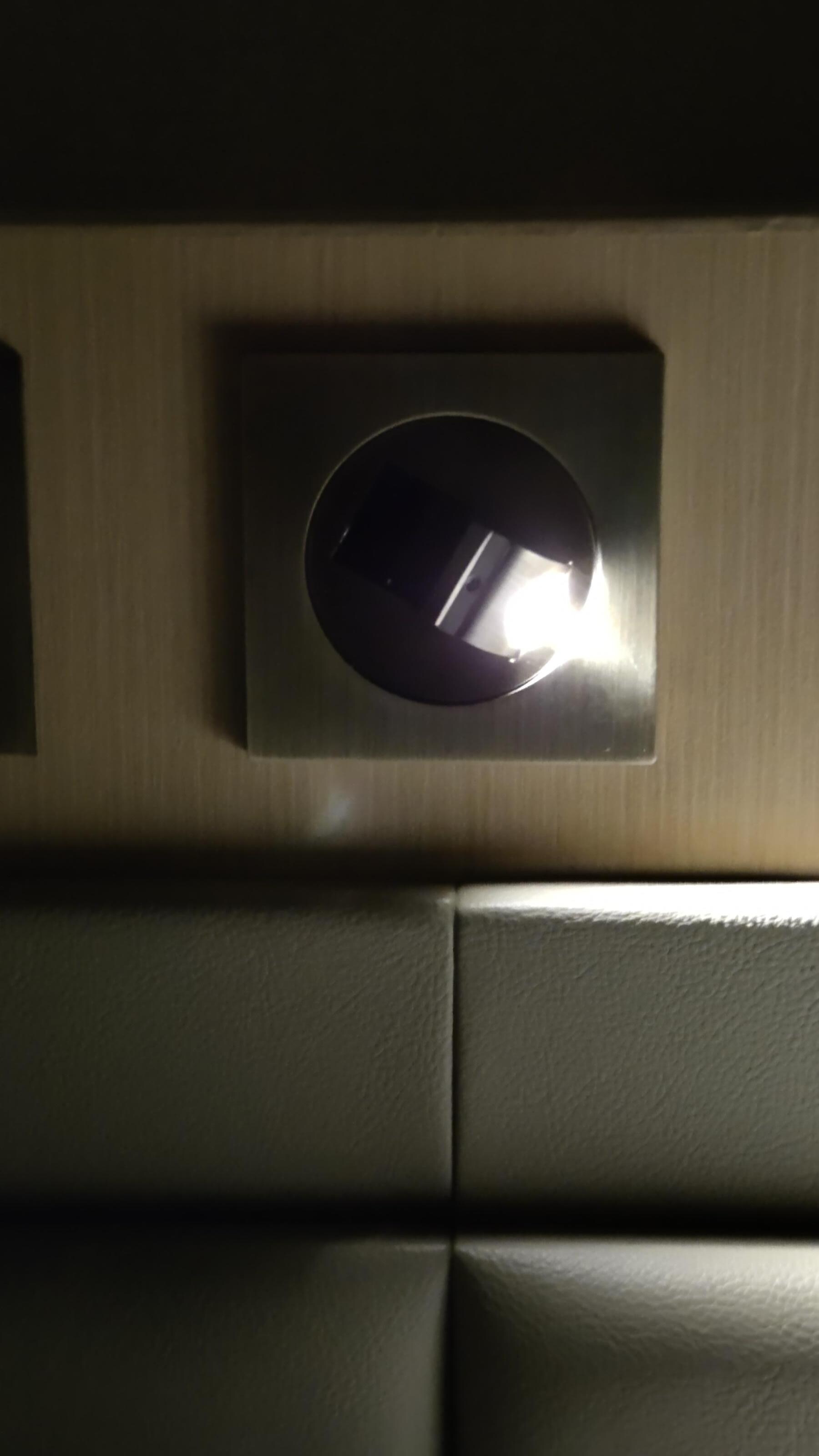 ちょこっと灯りを取り入れて