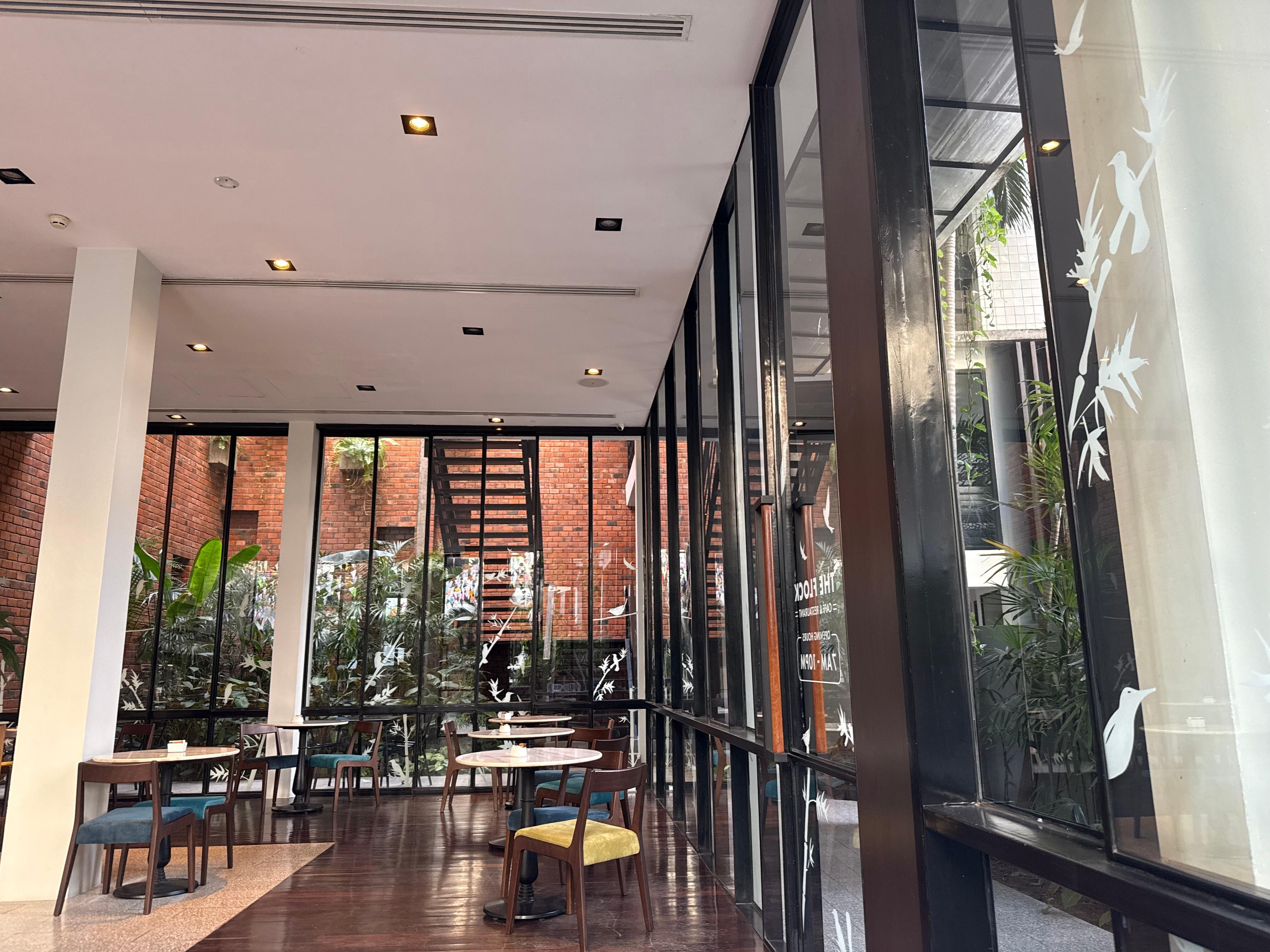 Coffee shop just off the reception area and pool
