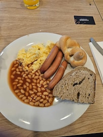 A few breakfast items.