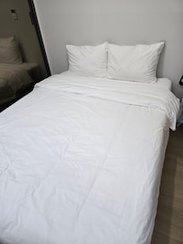 침대는 편했습니다.