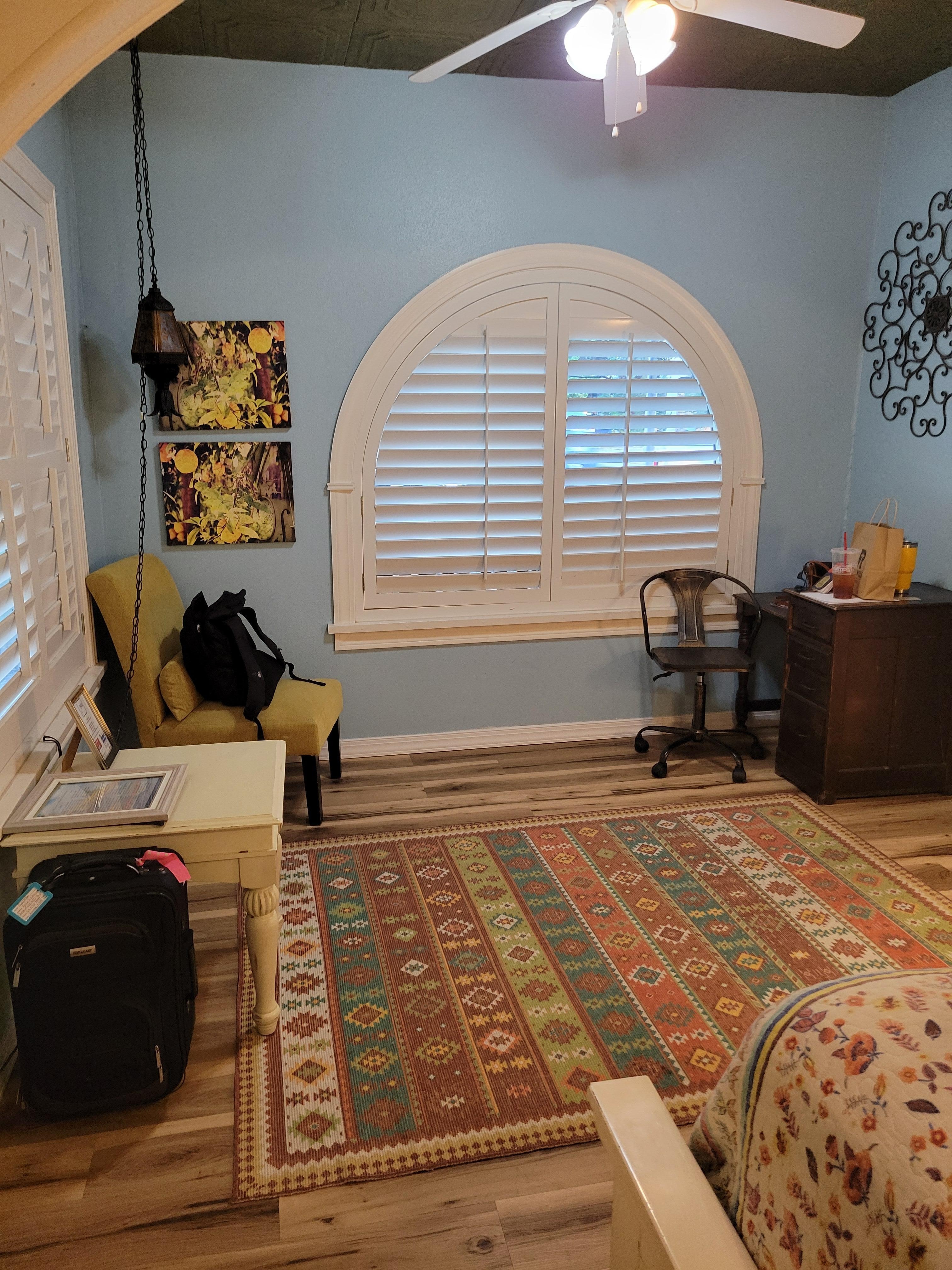 Needs better, comfortable seating. The desk was a joke (can't come up with a better word, sorry).