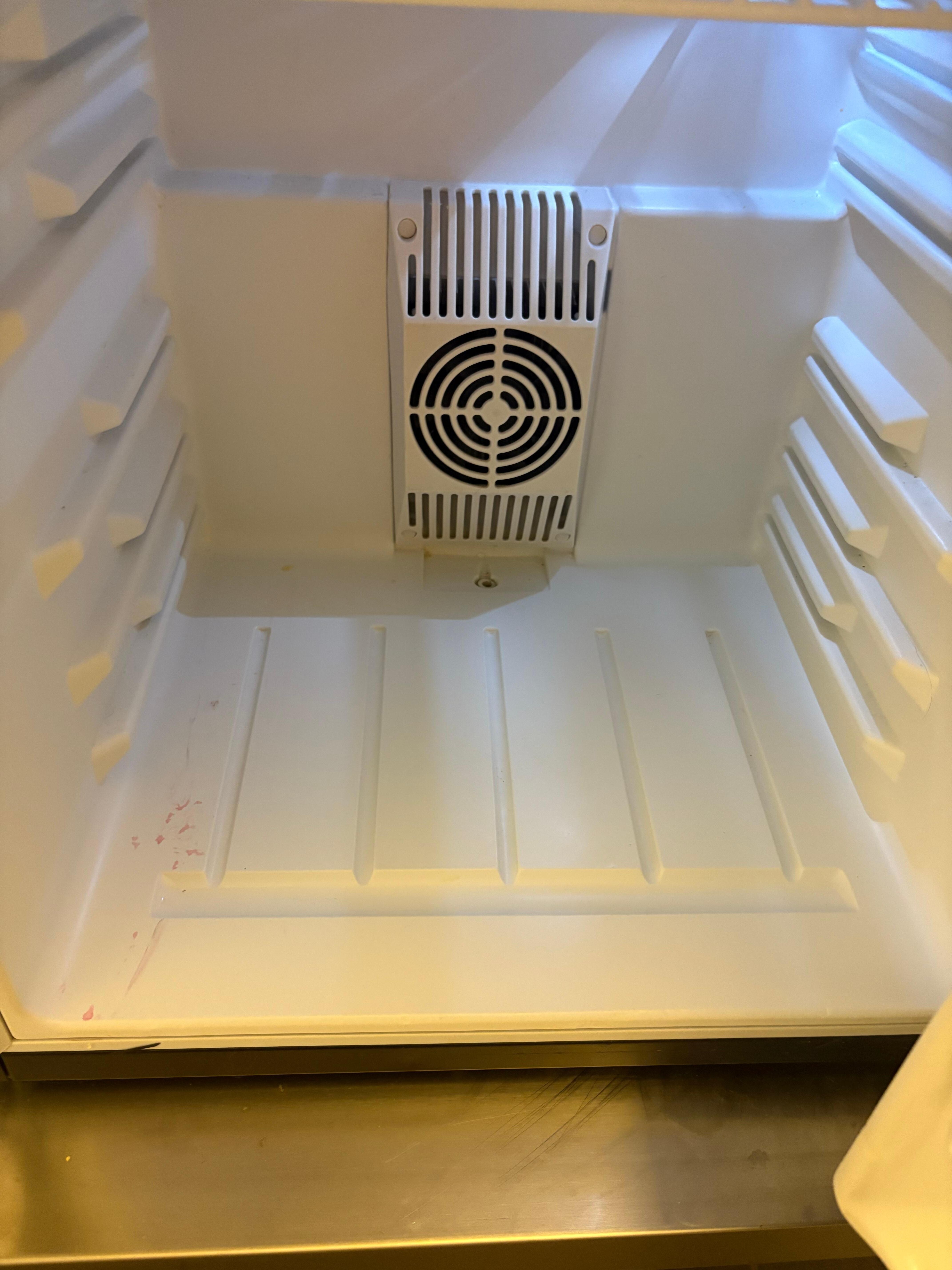 Dirty refrigerator 