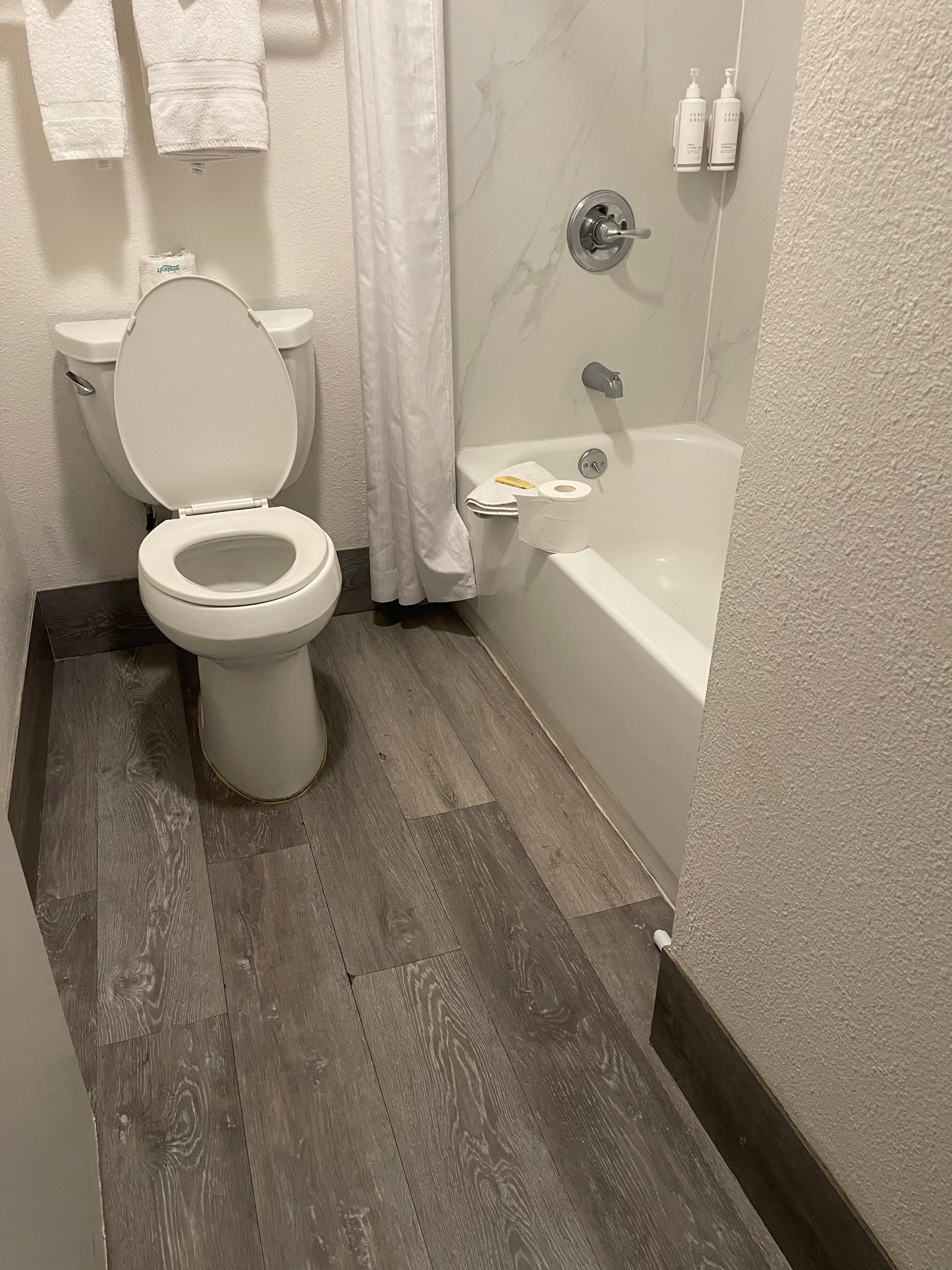 Bathroom dirty 