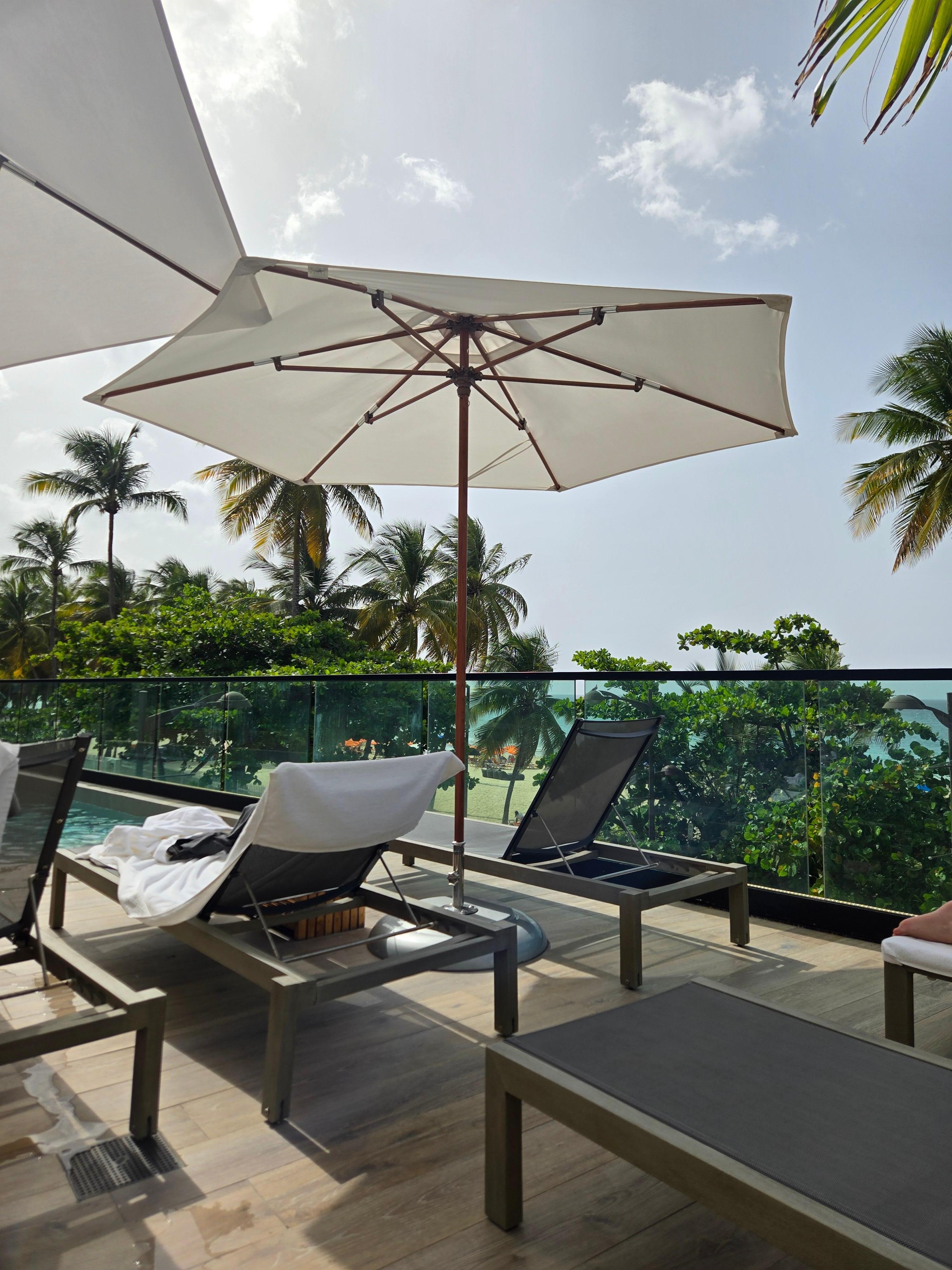 Hotel Pool