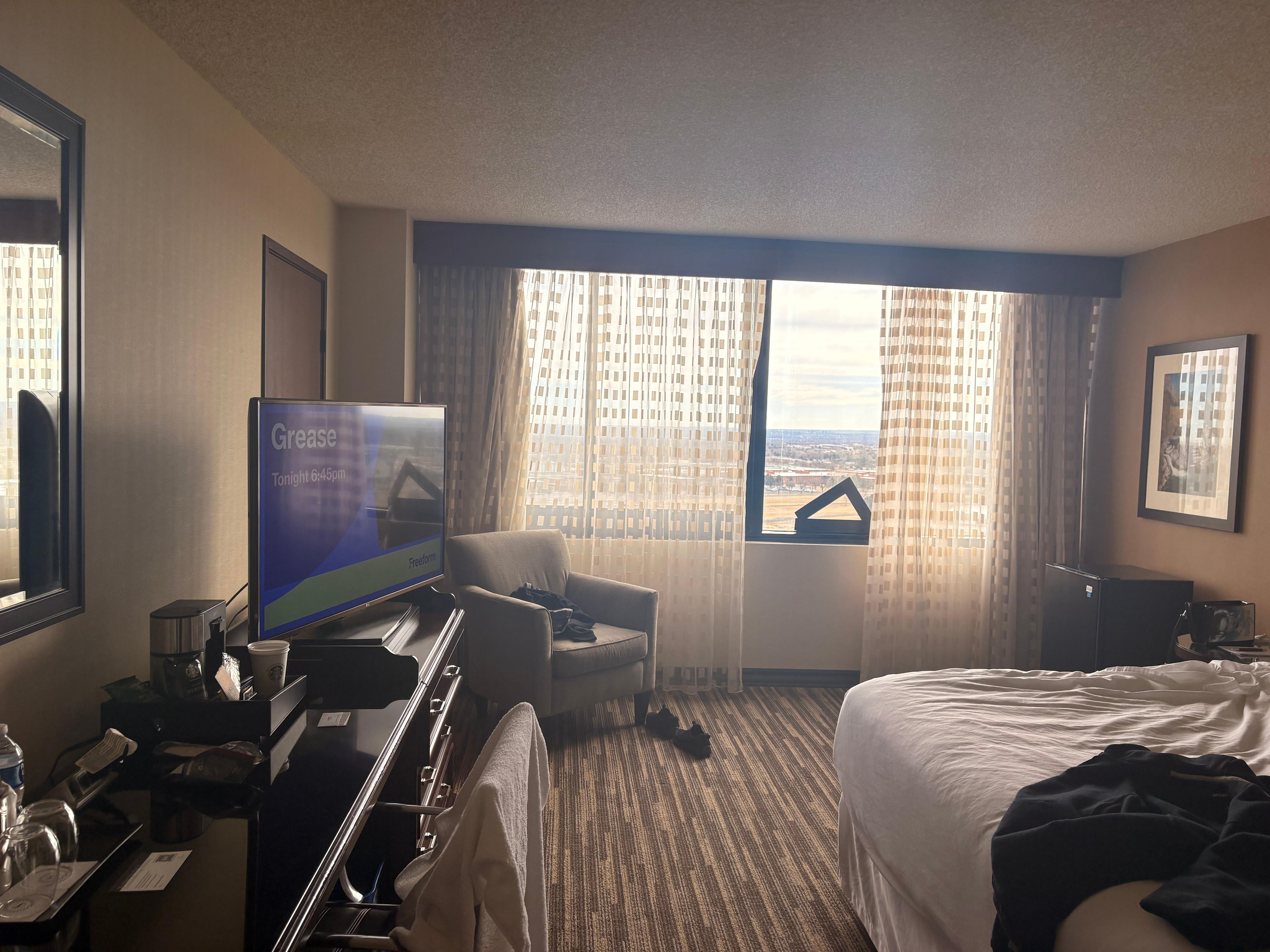 The entire room from the room hallway . 