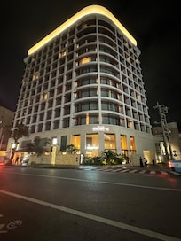 非常顯眼,晚上容易找