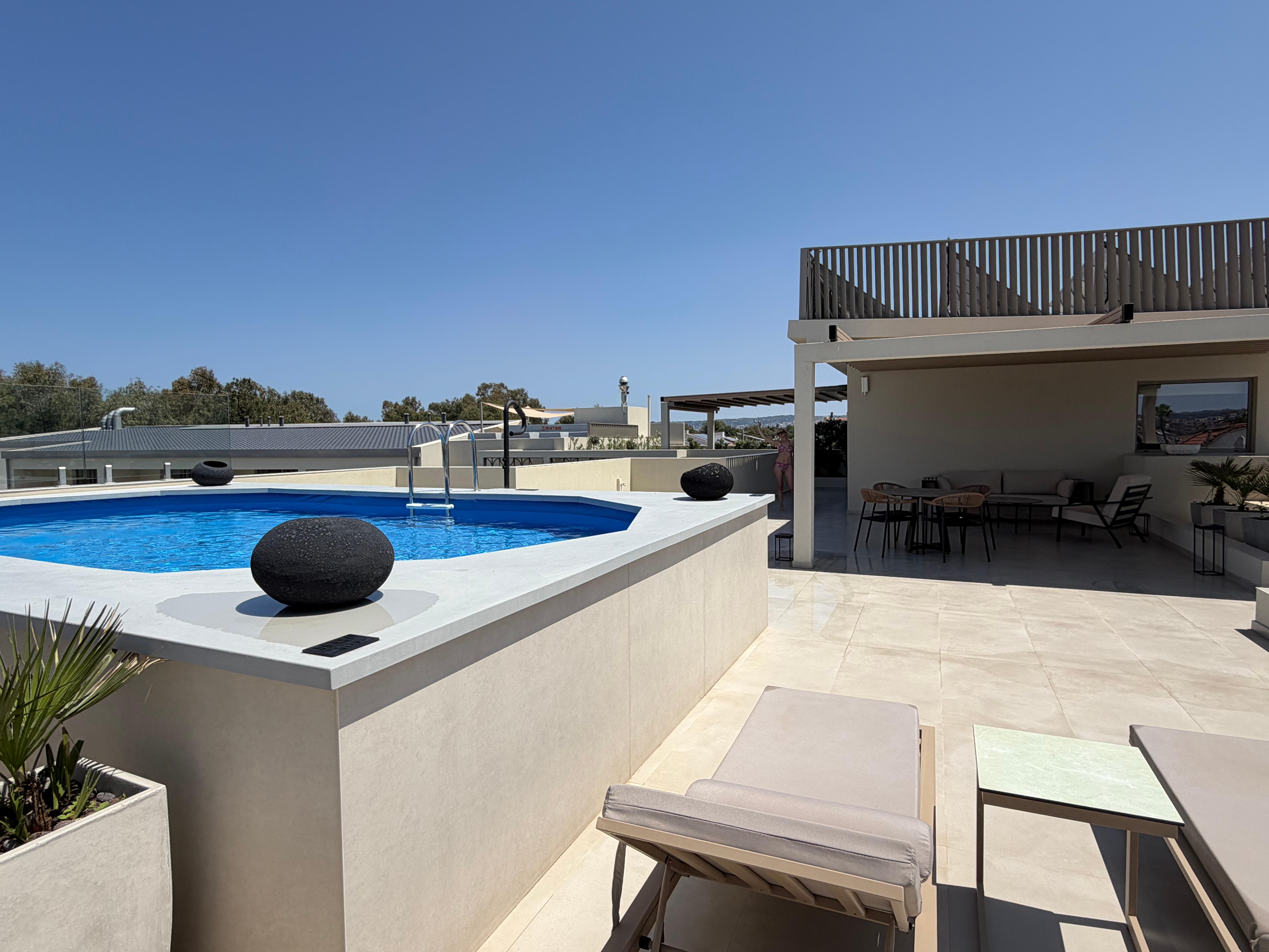 Roof top private pool