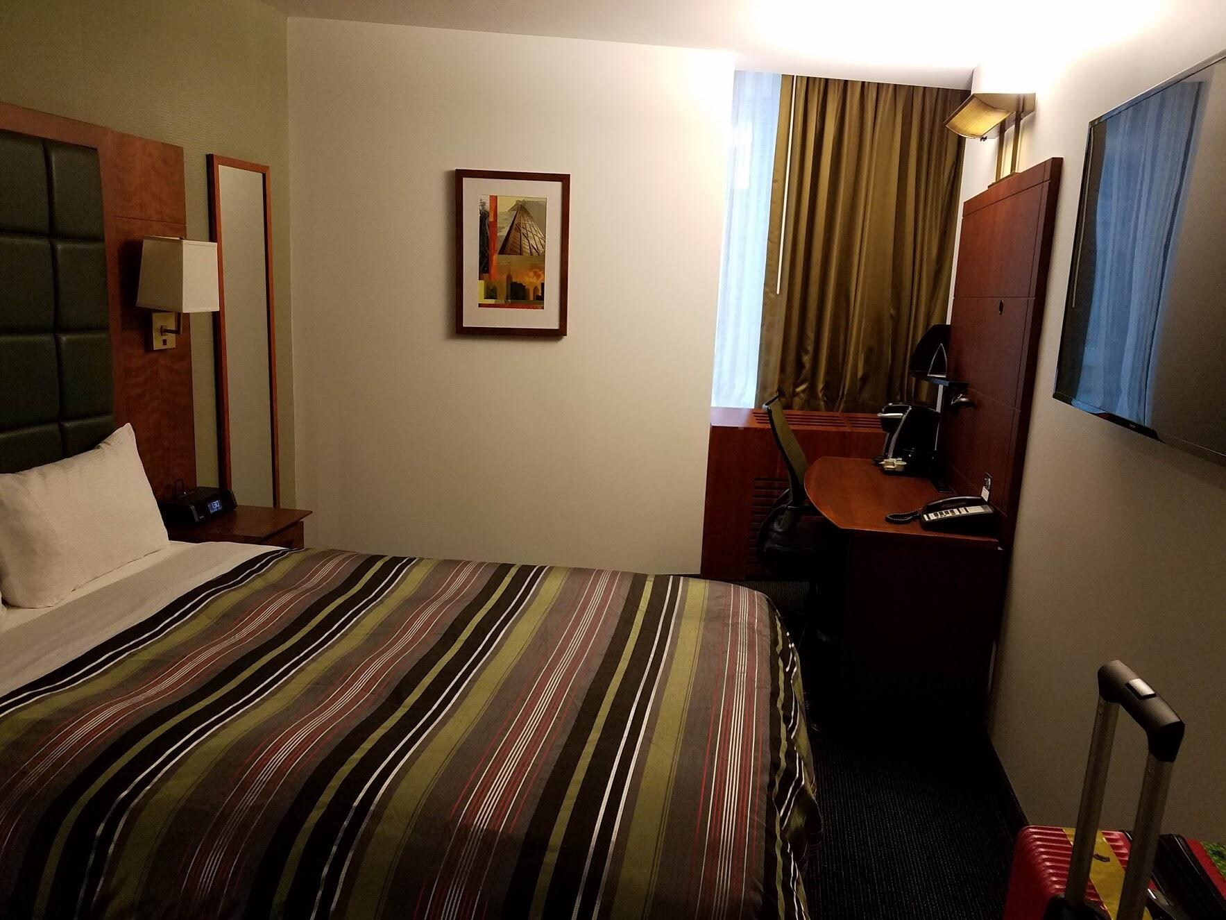 Club Quarters Hotel, Central Loop, Chicago: 2019 Room Prices & Reviews ...