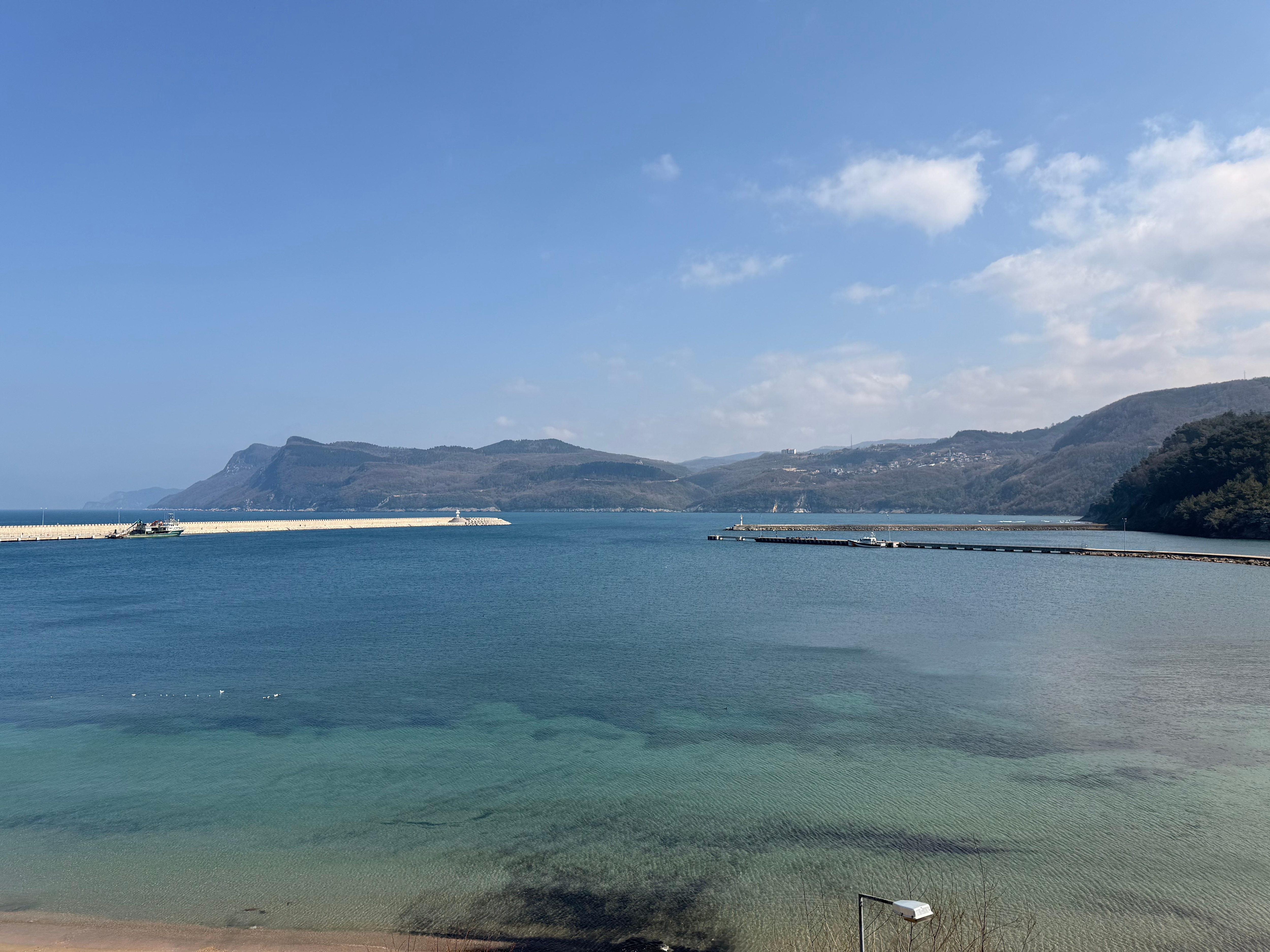 Otelin  denize sıfır konumu ile sabahları güneşin doğuşu ile günü karşılarsınız.