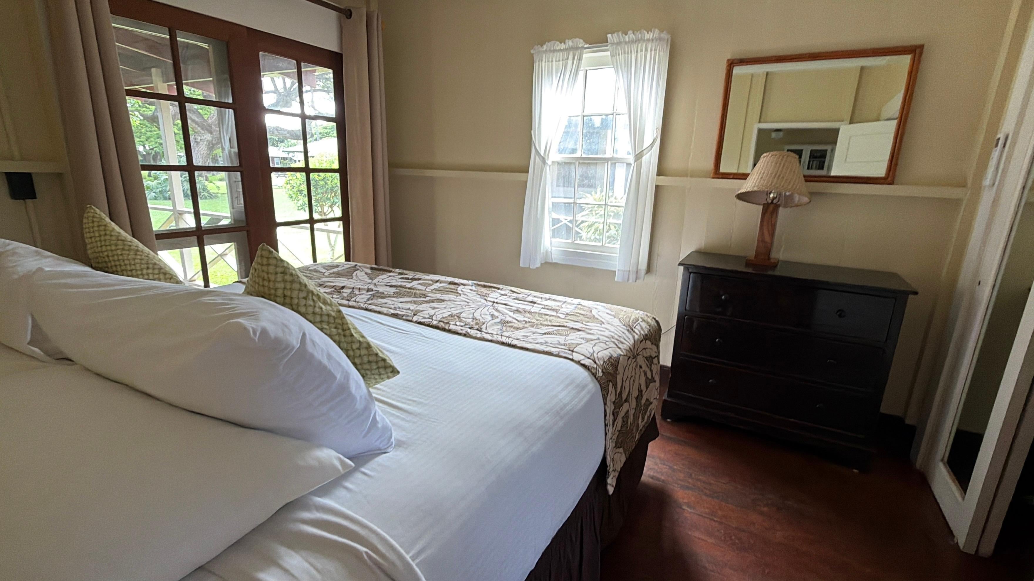One of three rooms with its own full bathroom and door to lanai. 