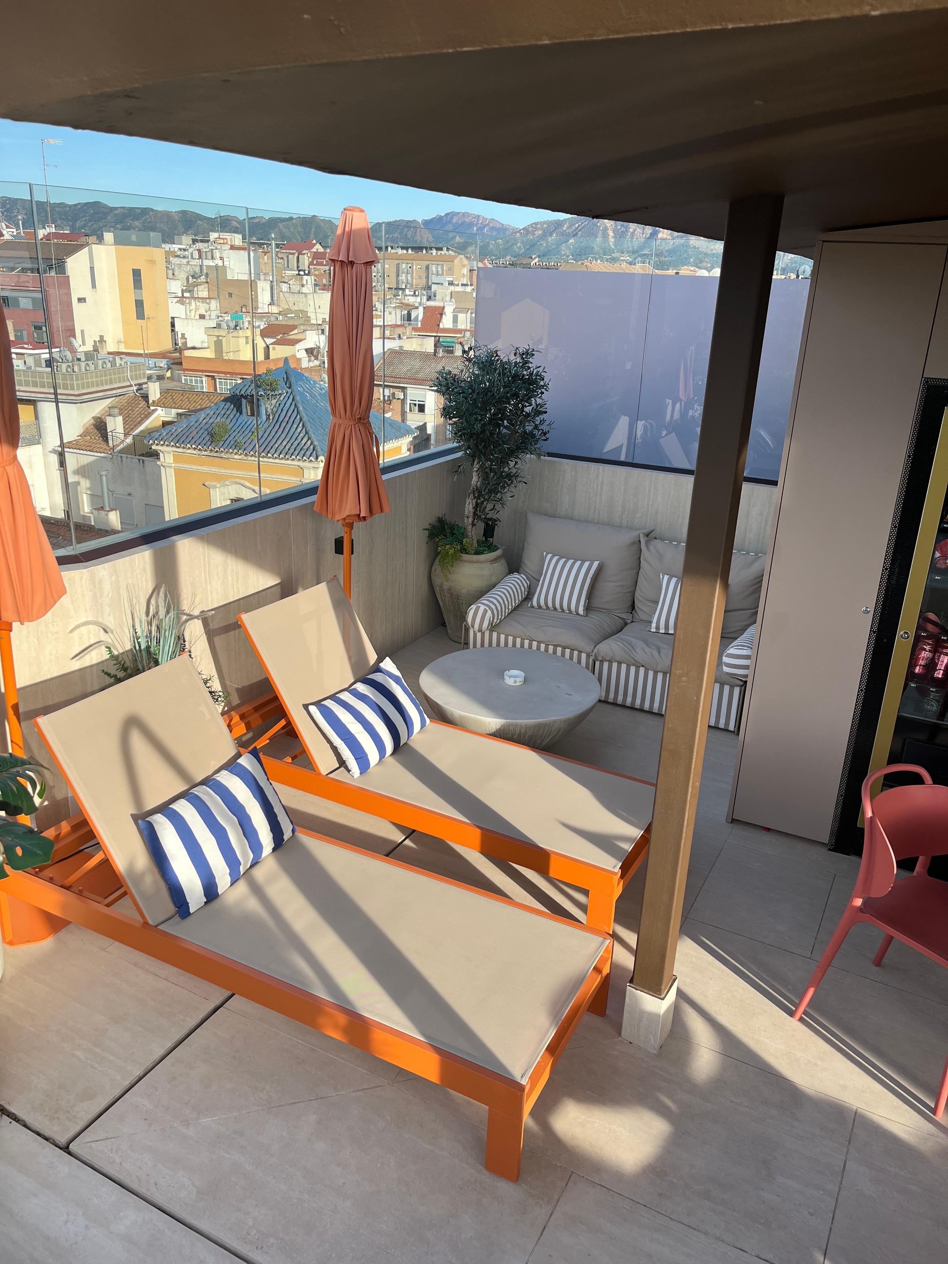 Härlig takterrass med pool