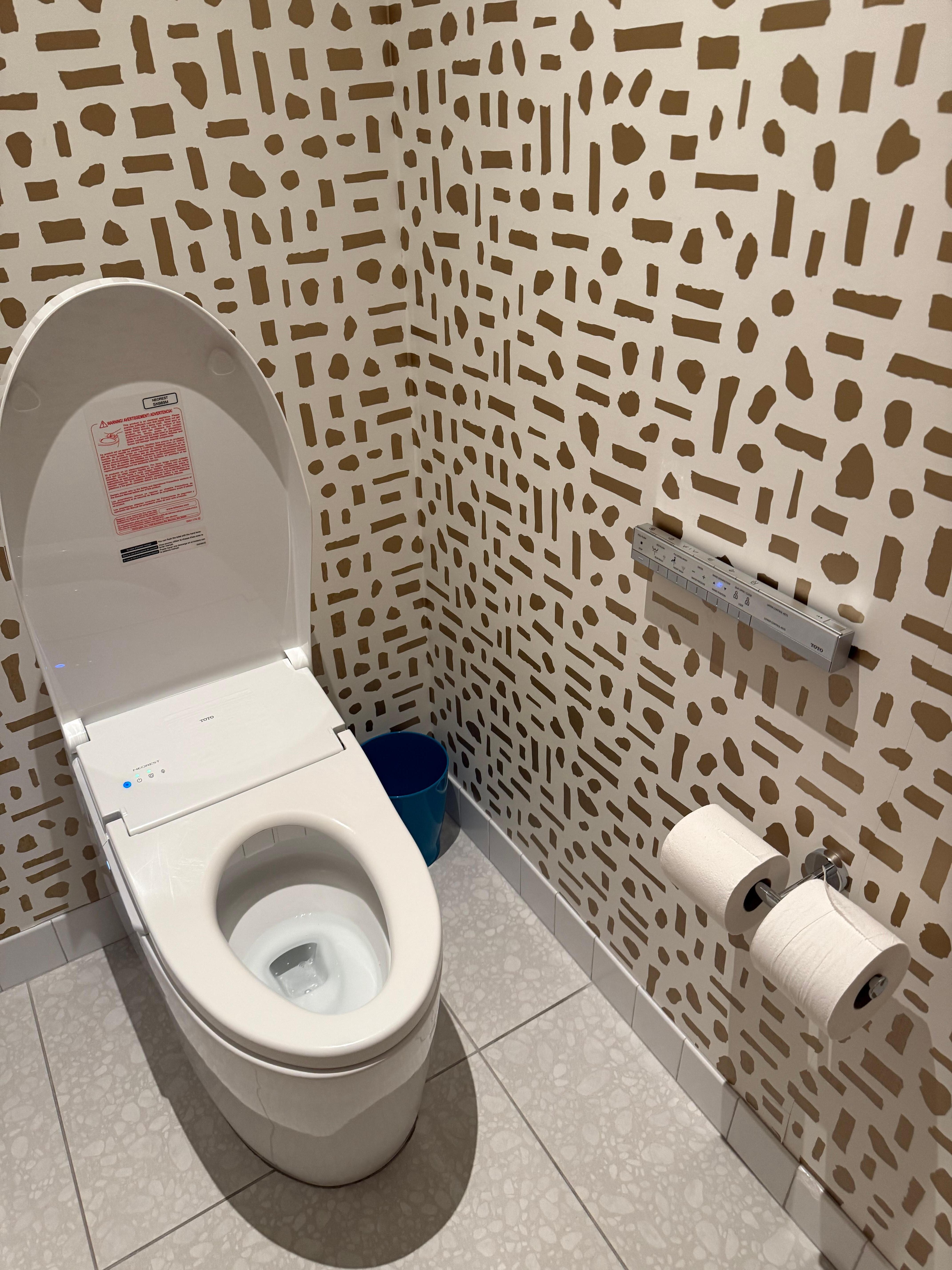 Everything is modern, new, fresh - even the toilets send clean and are heated 
