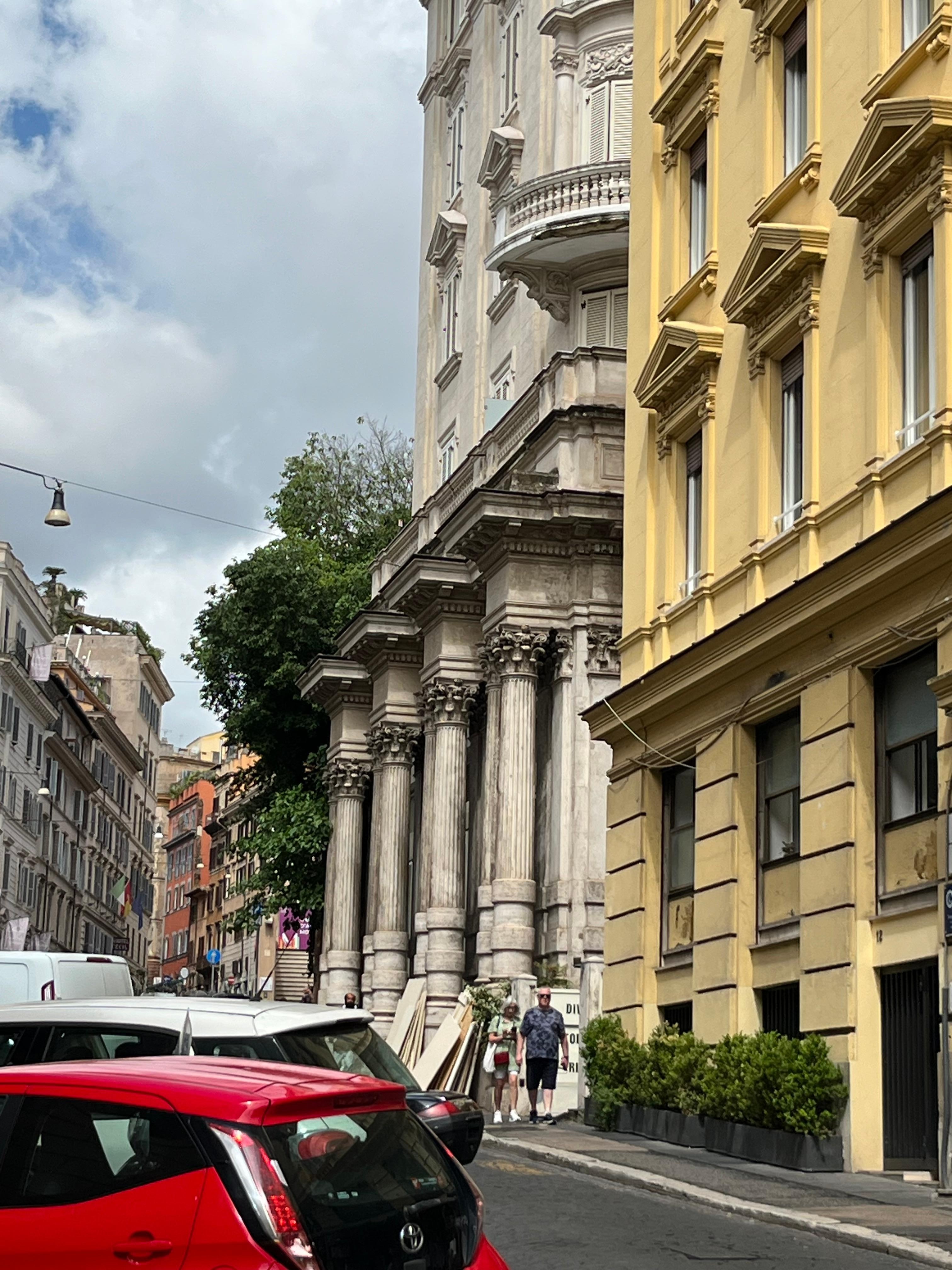 Härlig entré med pelare