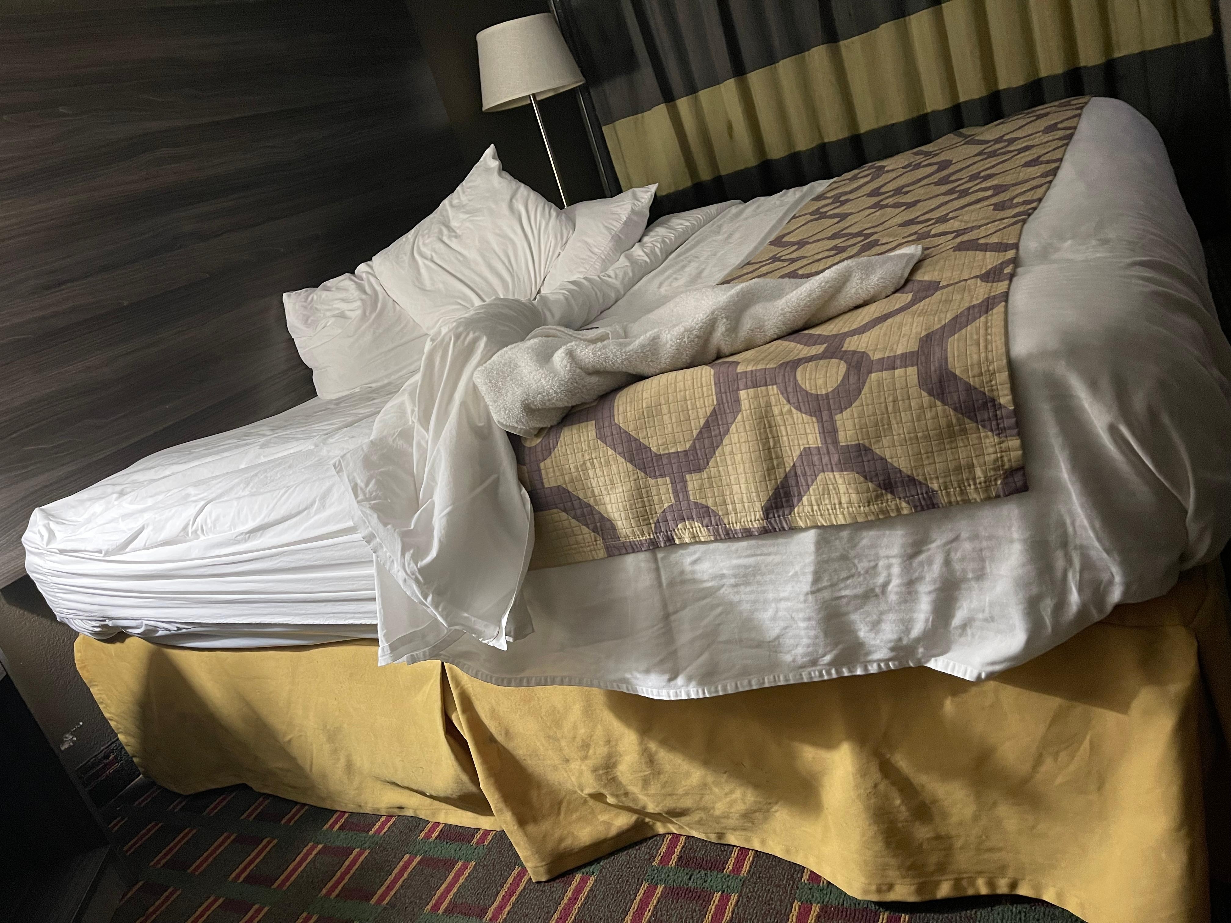 The head part of the bed is almost flat while towards the feet is elevated. You will be sleeping upside down.