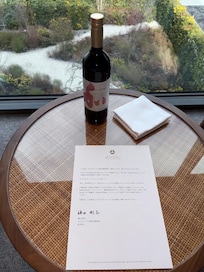 プレゼントの赤ワイン