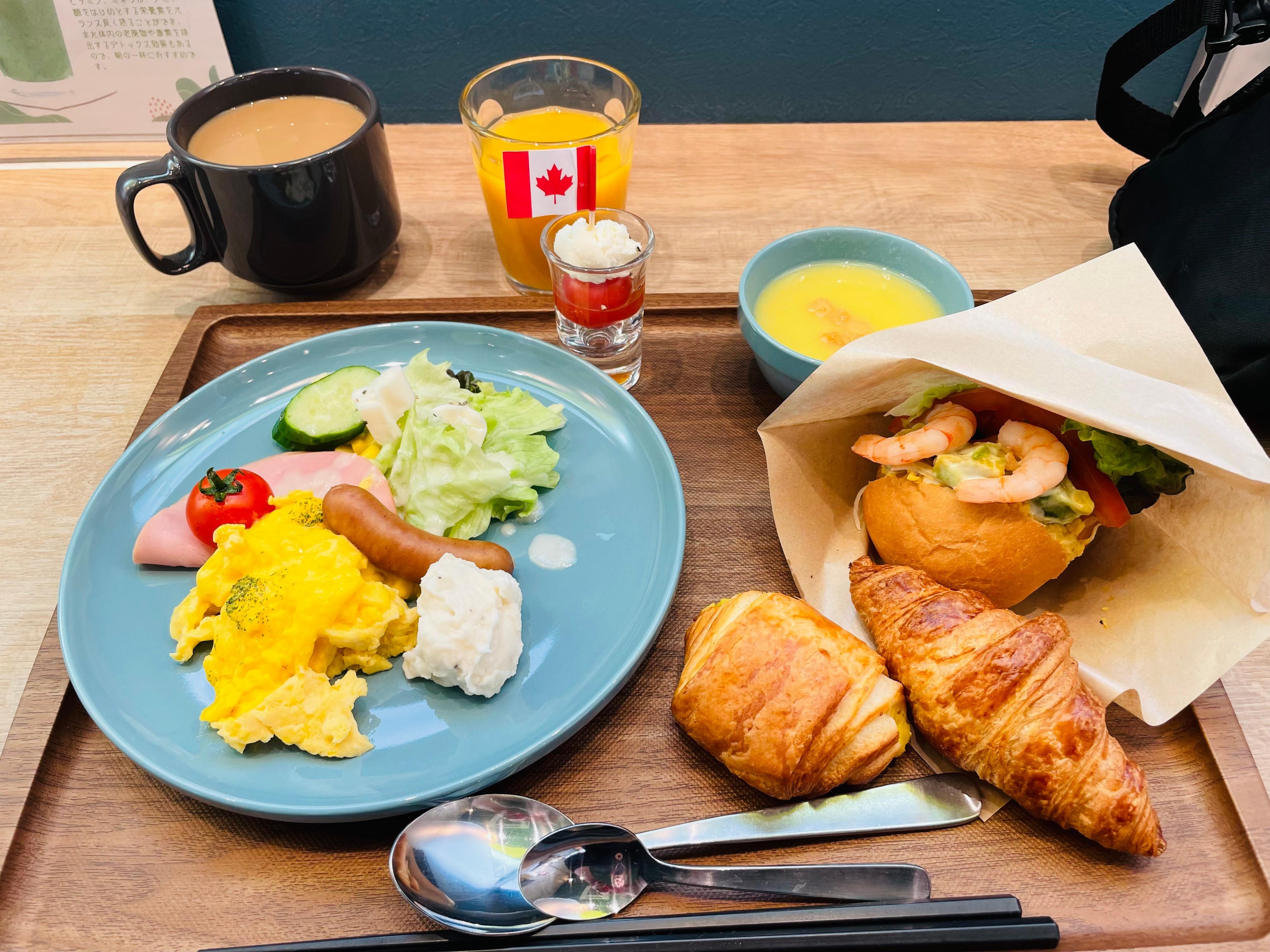 パンは食べきれないくらいの種類があります