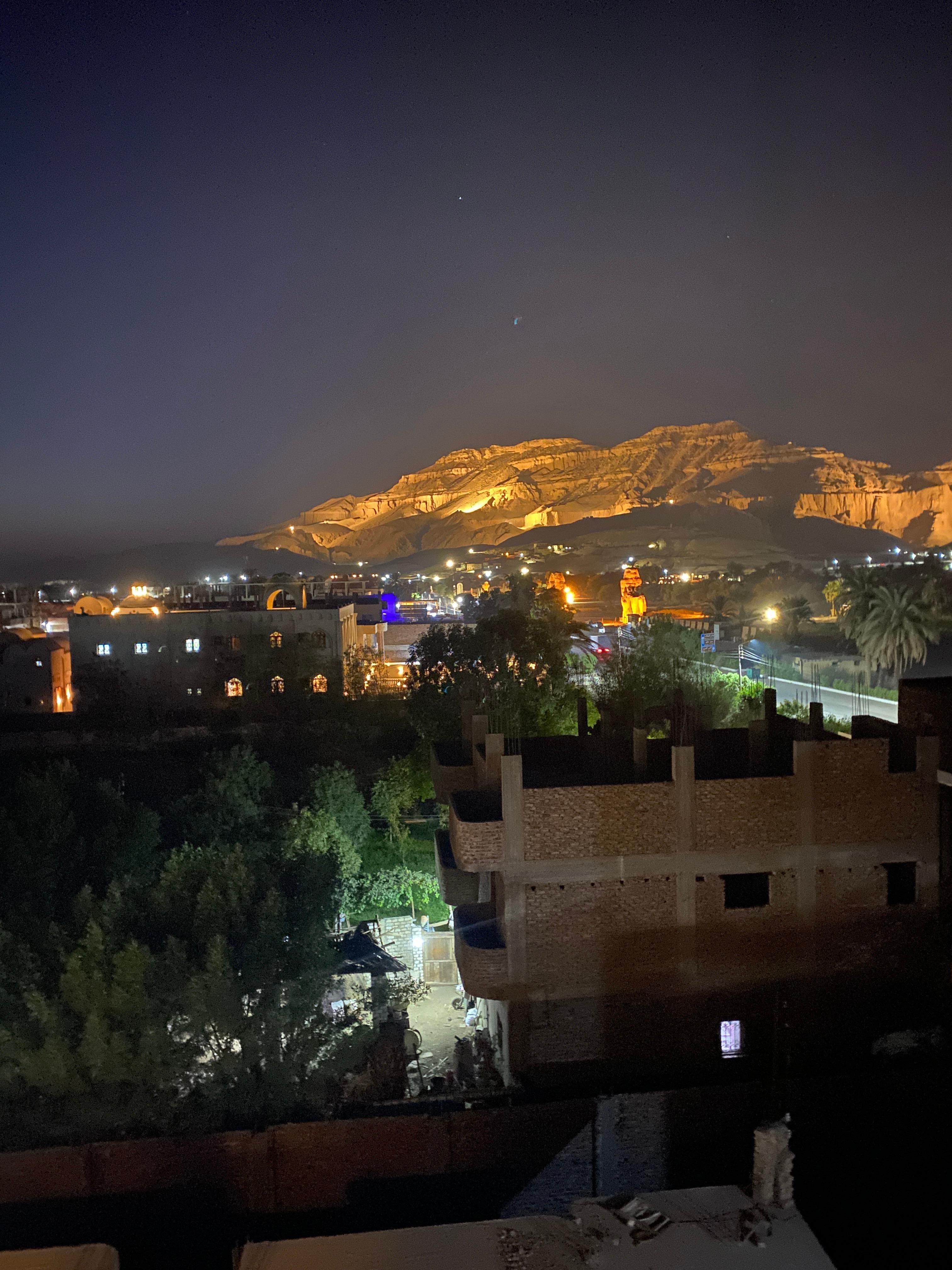 Aftenudsigt fra hotellets tagterrasse 