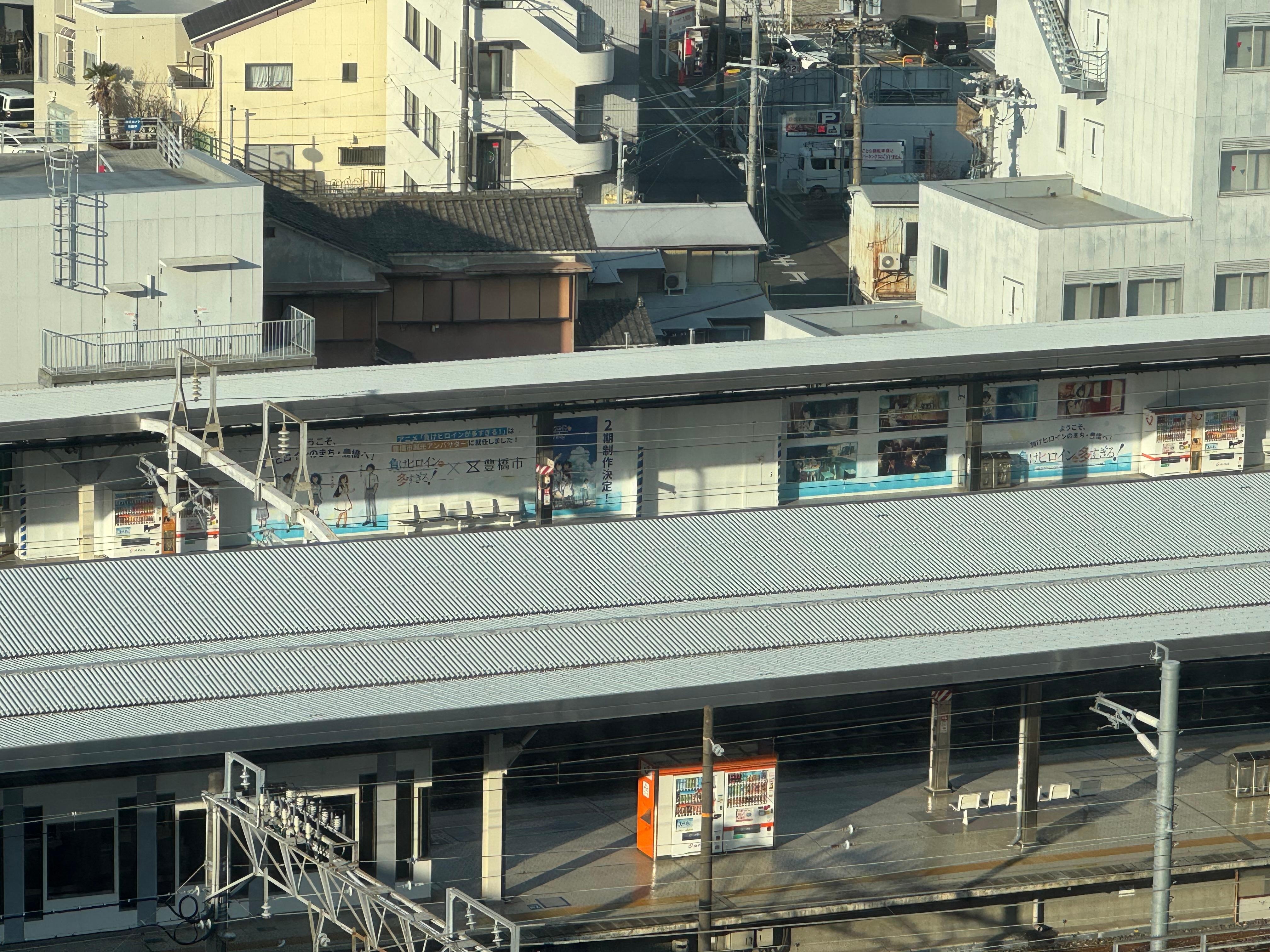 ちょうど豊橋の有名広報広告も眺められる部屋にアサイン。