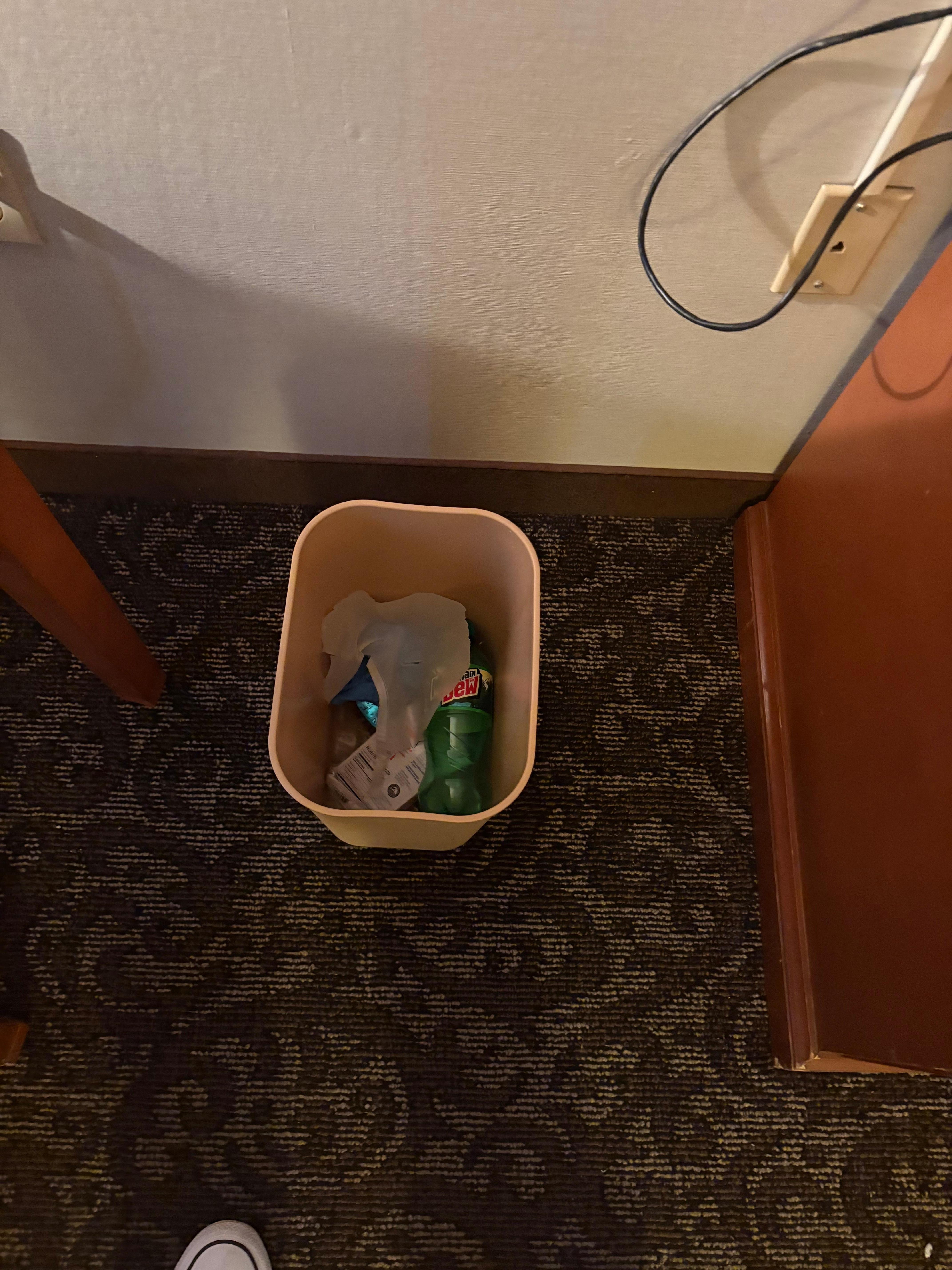 This trash was here when we got checked in. No liners for trashcans 