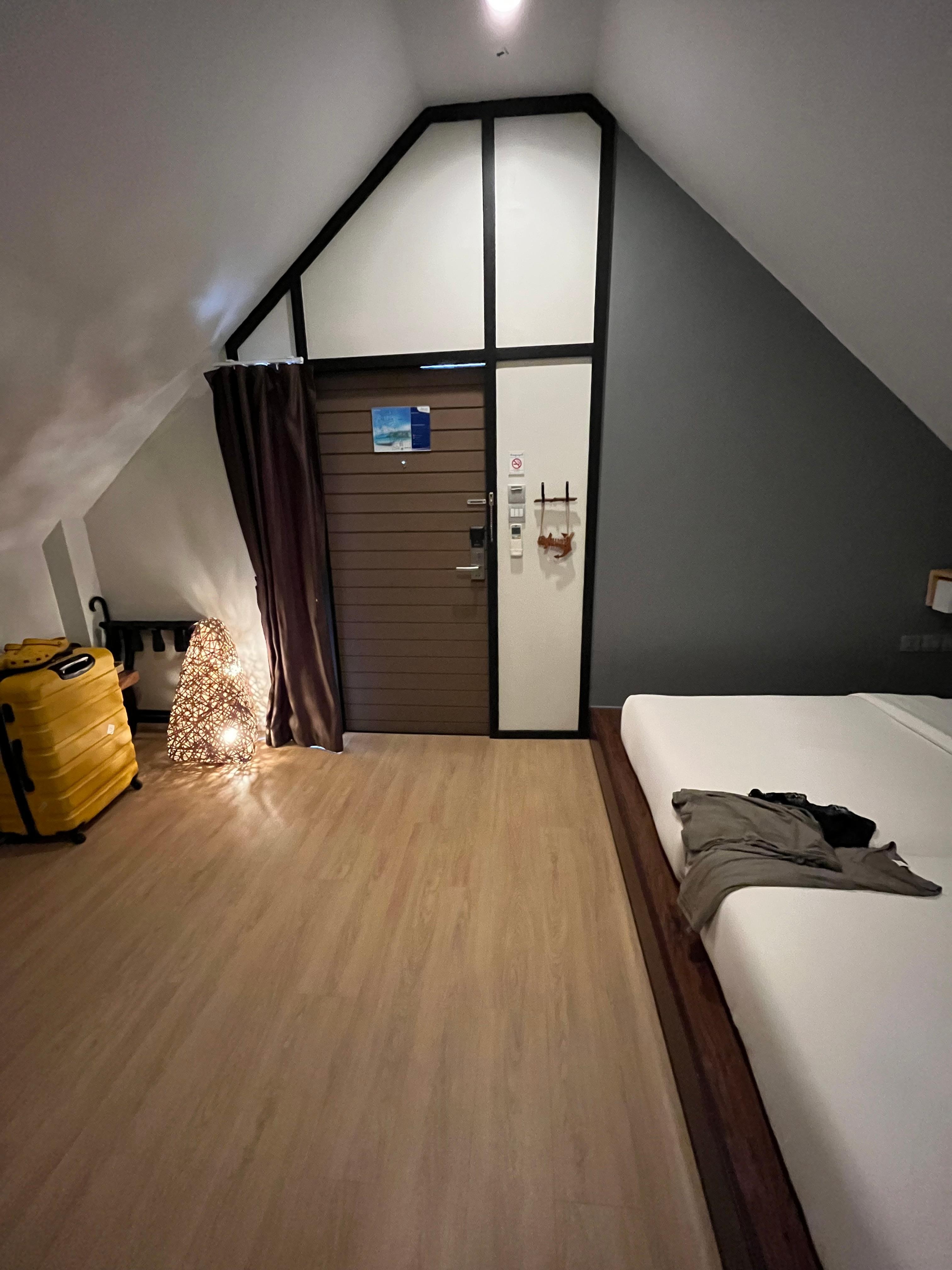 Room that was a perfect size and featured a fridge. 
