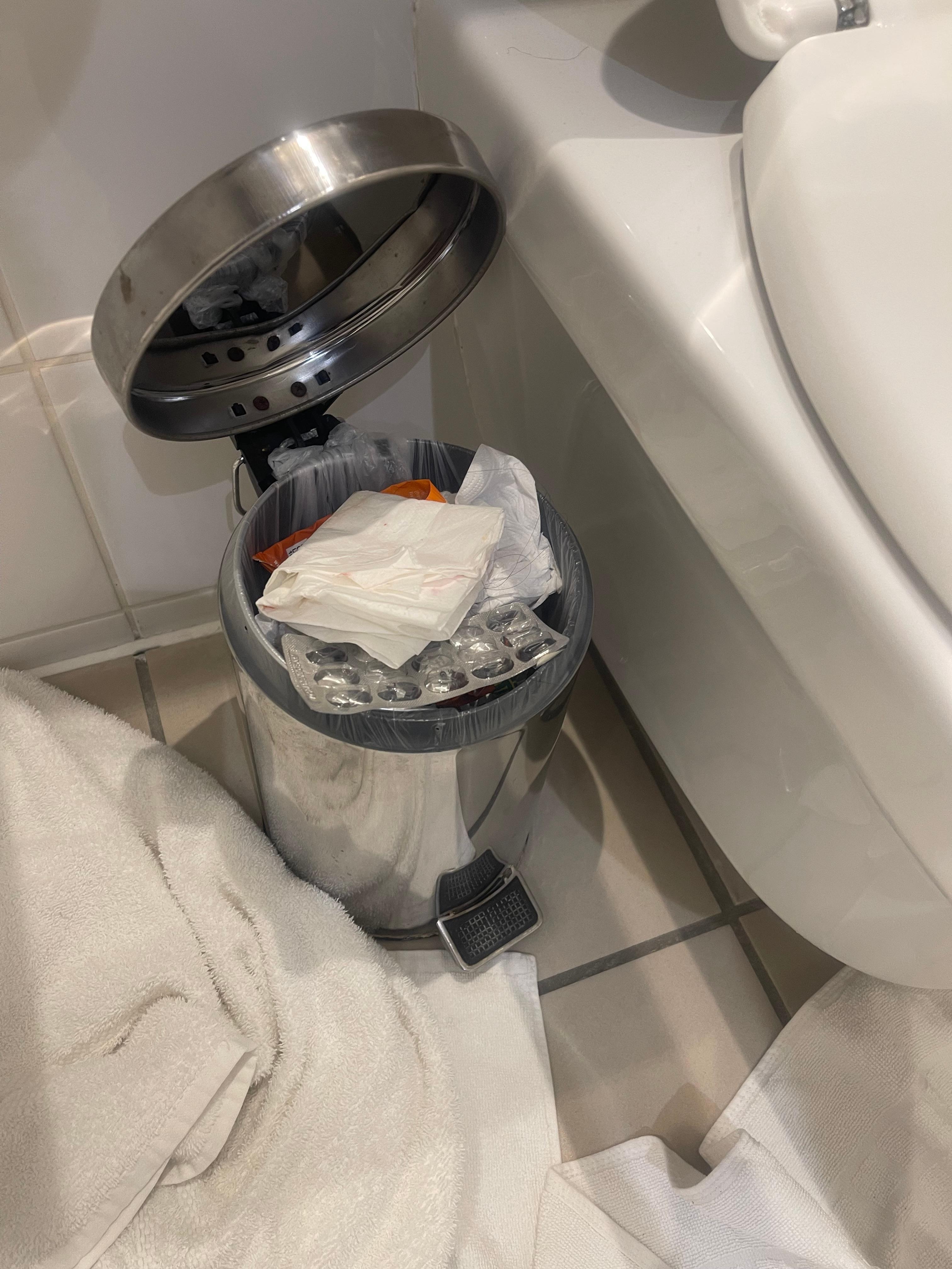 Lixeira totalmente cheia