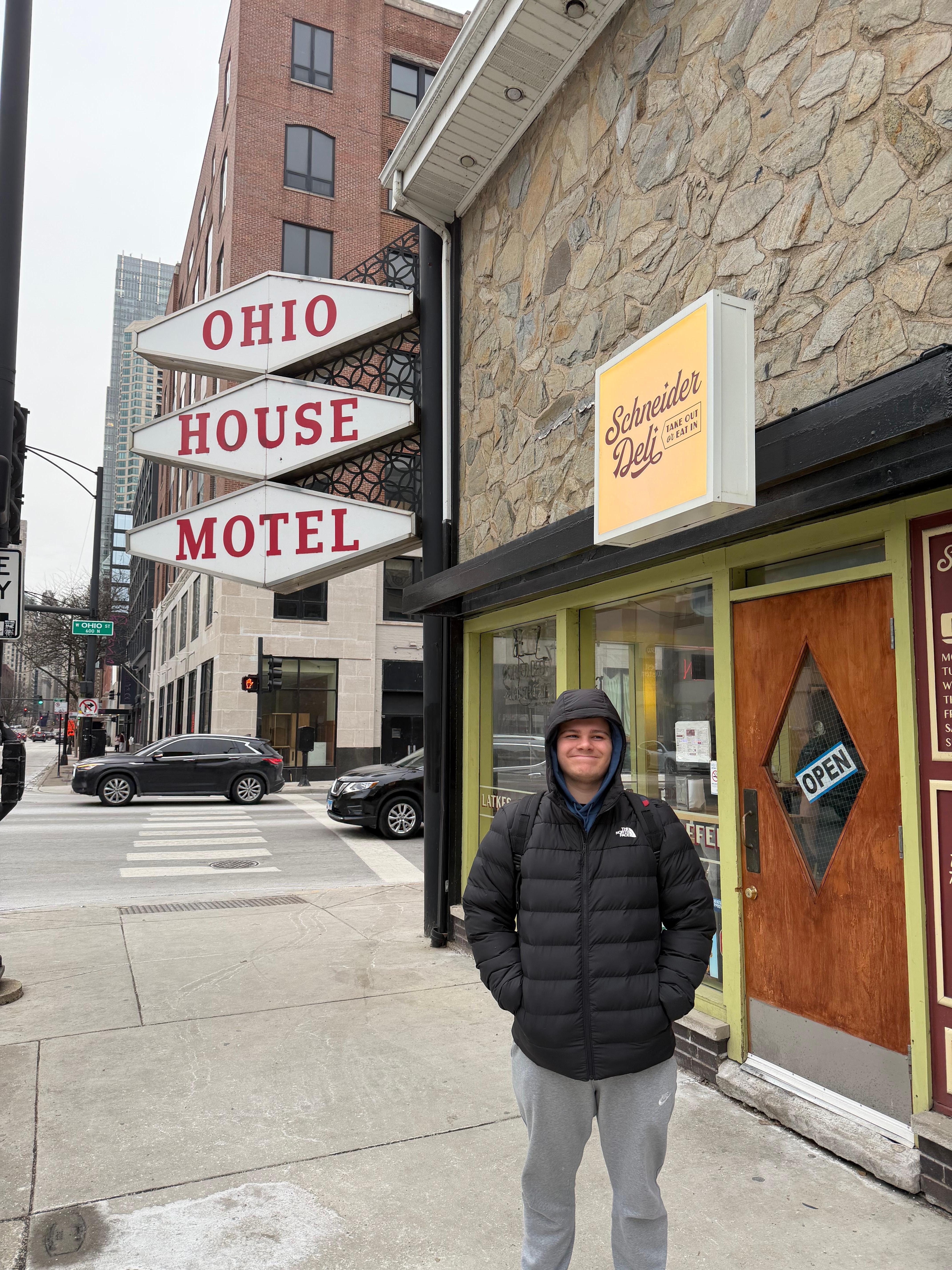 Love the deli connected to the motel. 