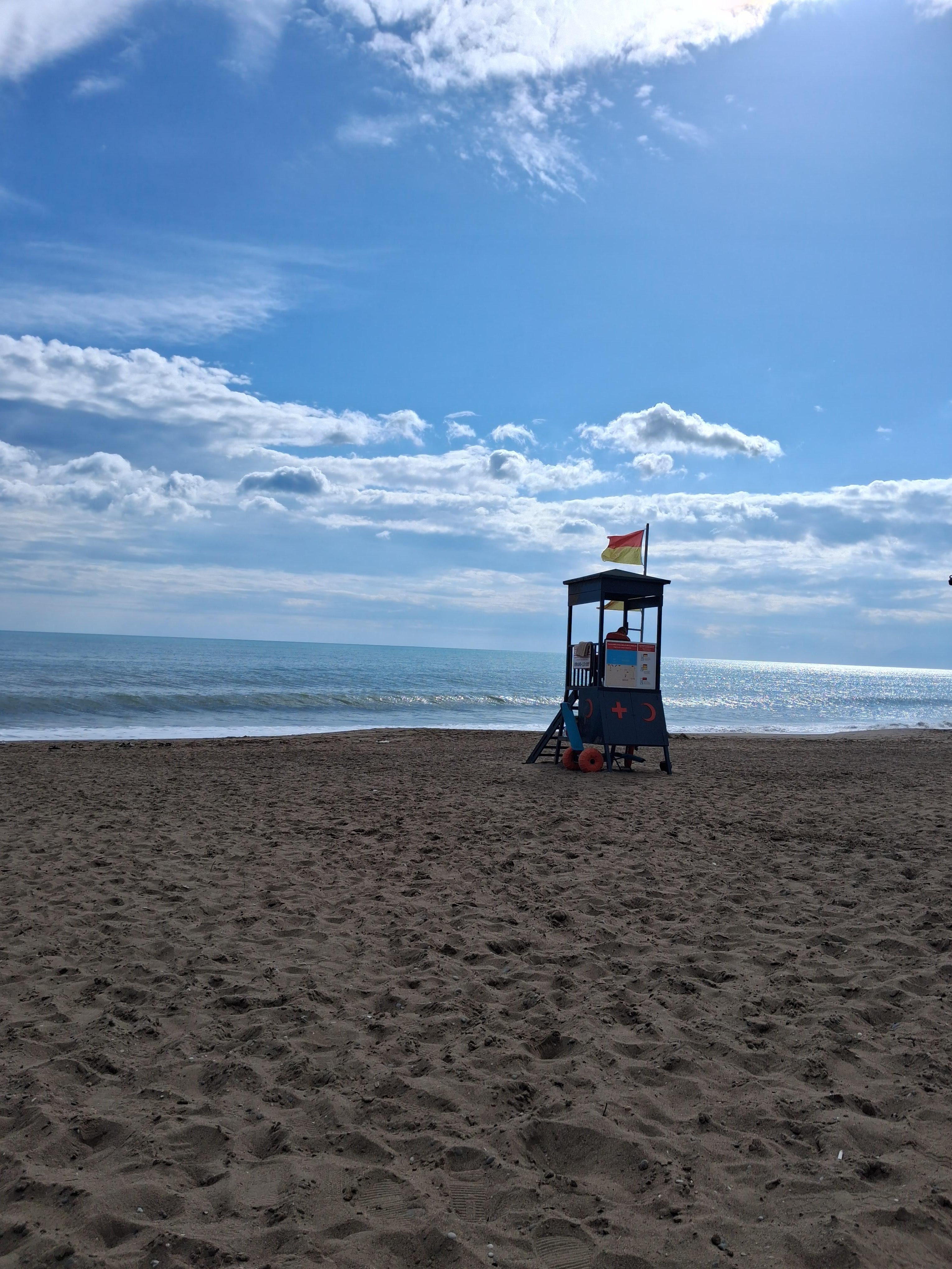 Sahili ve deniz güzel 