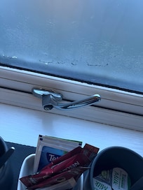 Window handle wouldn’t close, kept blowing open