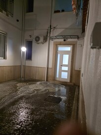 The soapy water coming from the top like rain