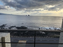 객실에서 바라본 바다