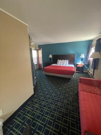 King size bed