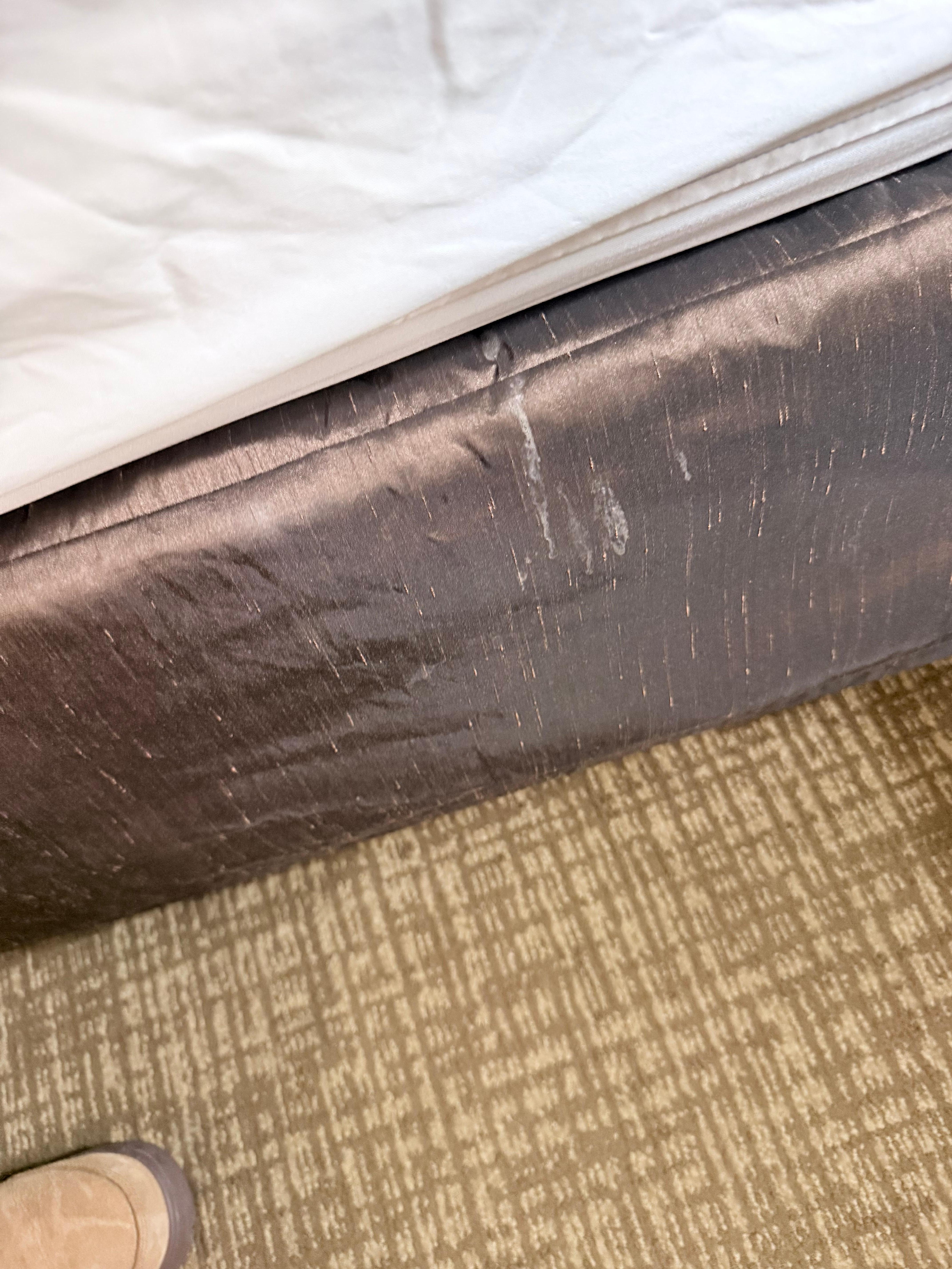 This looks like sex juice dried up.