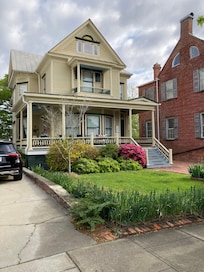The Hannah House, built in 1896. Gorgeous!!!