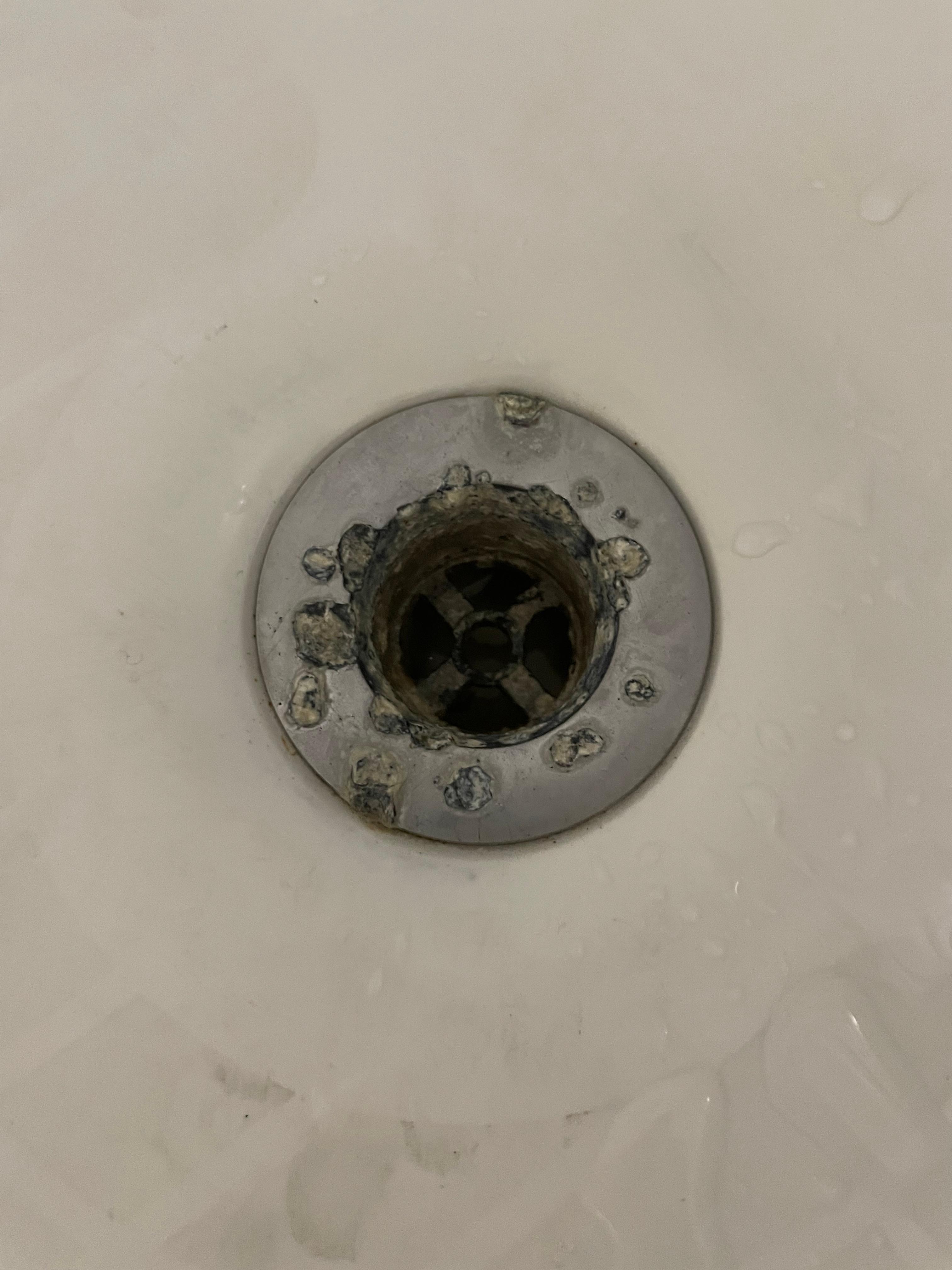 Drain in tub