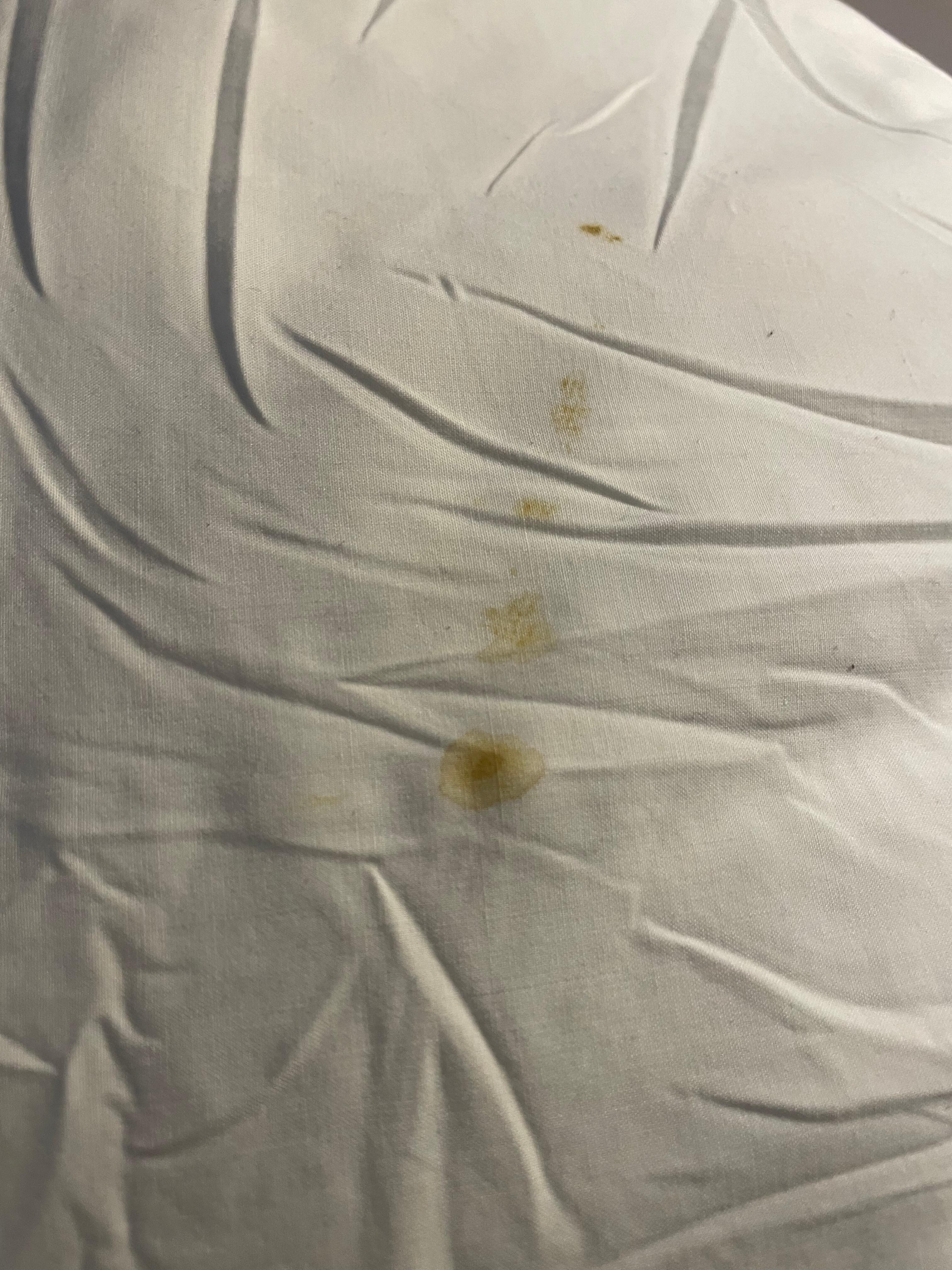 Contaminated sheets was put on the bed!