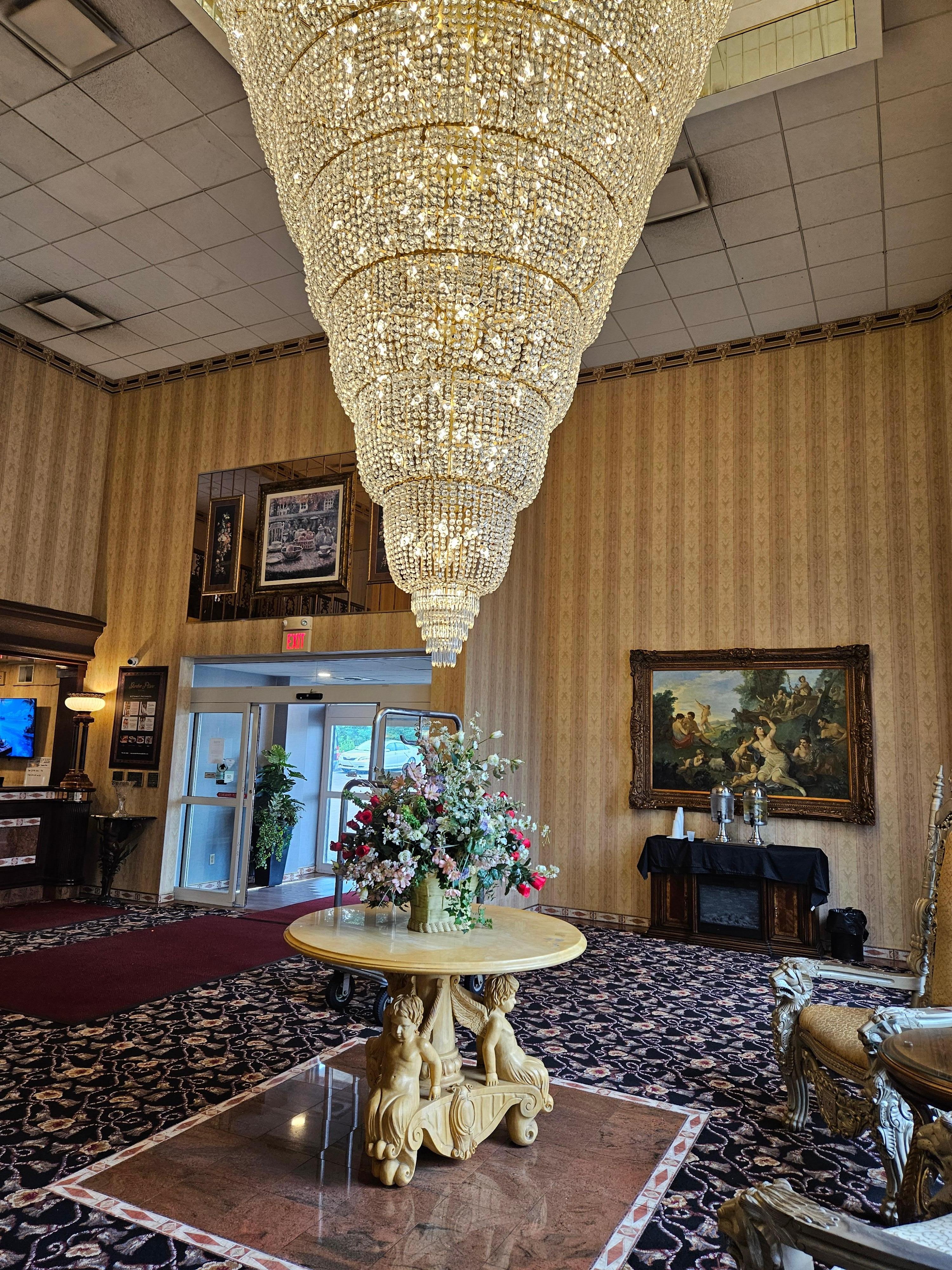Fancy decor in the entry !!