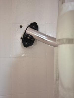 loose shower curton rod