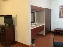 Coin salon...avec grand plan lavabo en face du canapé 😄