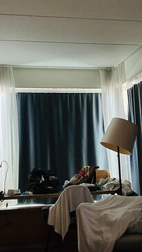 Colchão de espuma horrível.