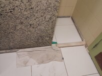 Apos os banhos tinhamos q enxugar o banheiro