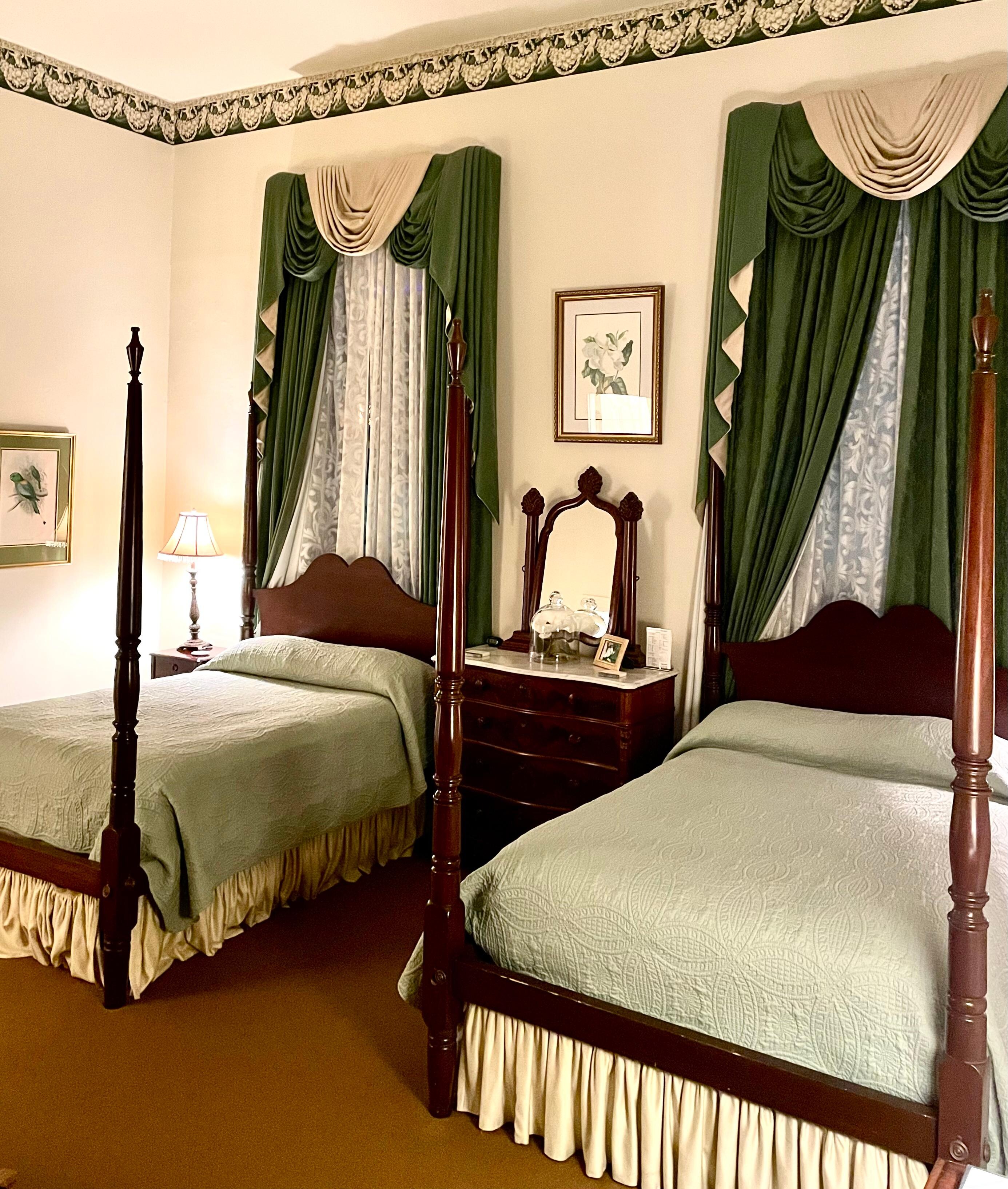 Book The Guest House Historic Mansion in Natchez | Hotels.com