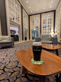 Lobby und ein frisches Guinness