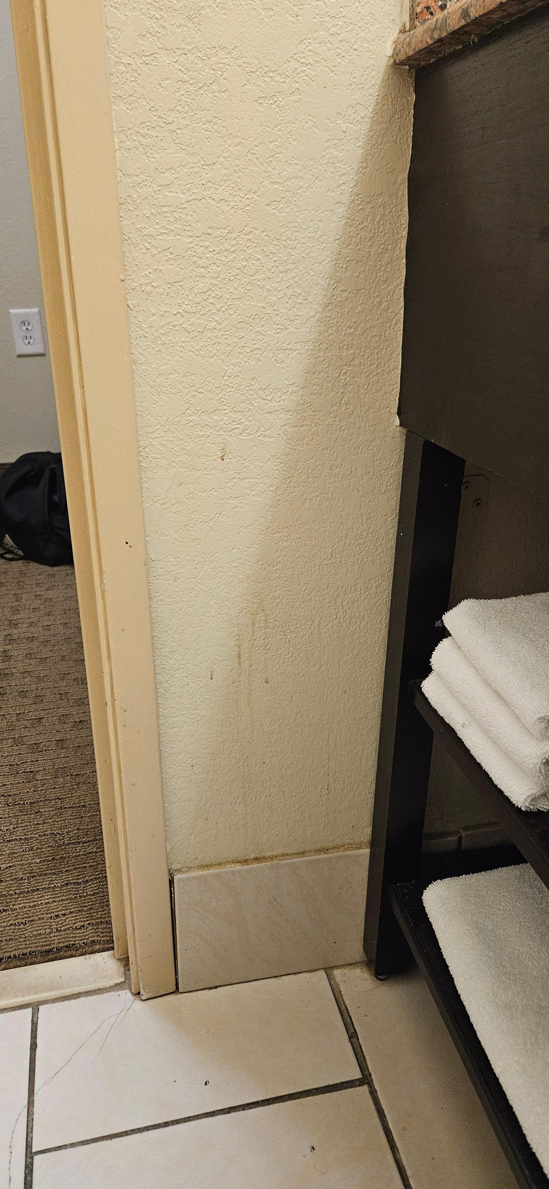 Stains on th bathroom wall