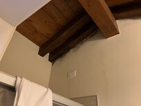 Schimmel über der Dusche