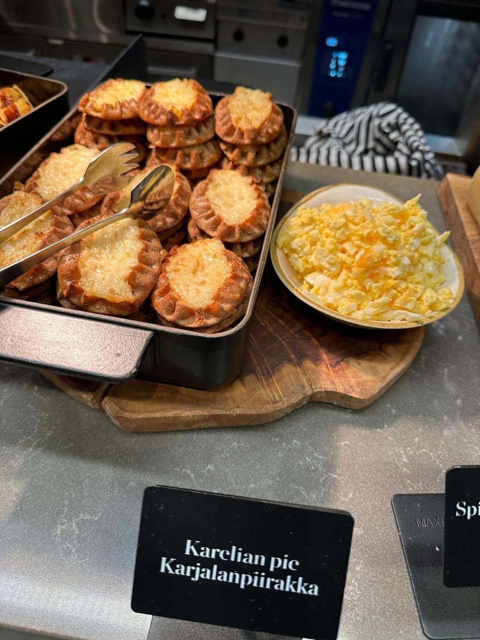 Detalhe de comidas locais no café da manhã