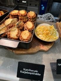 Detalhe de comidas locais no café da manhã